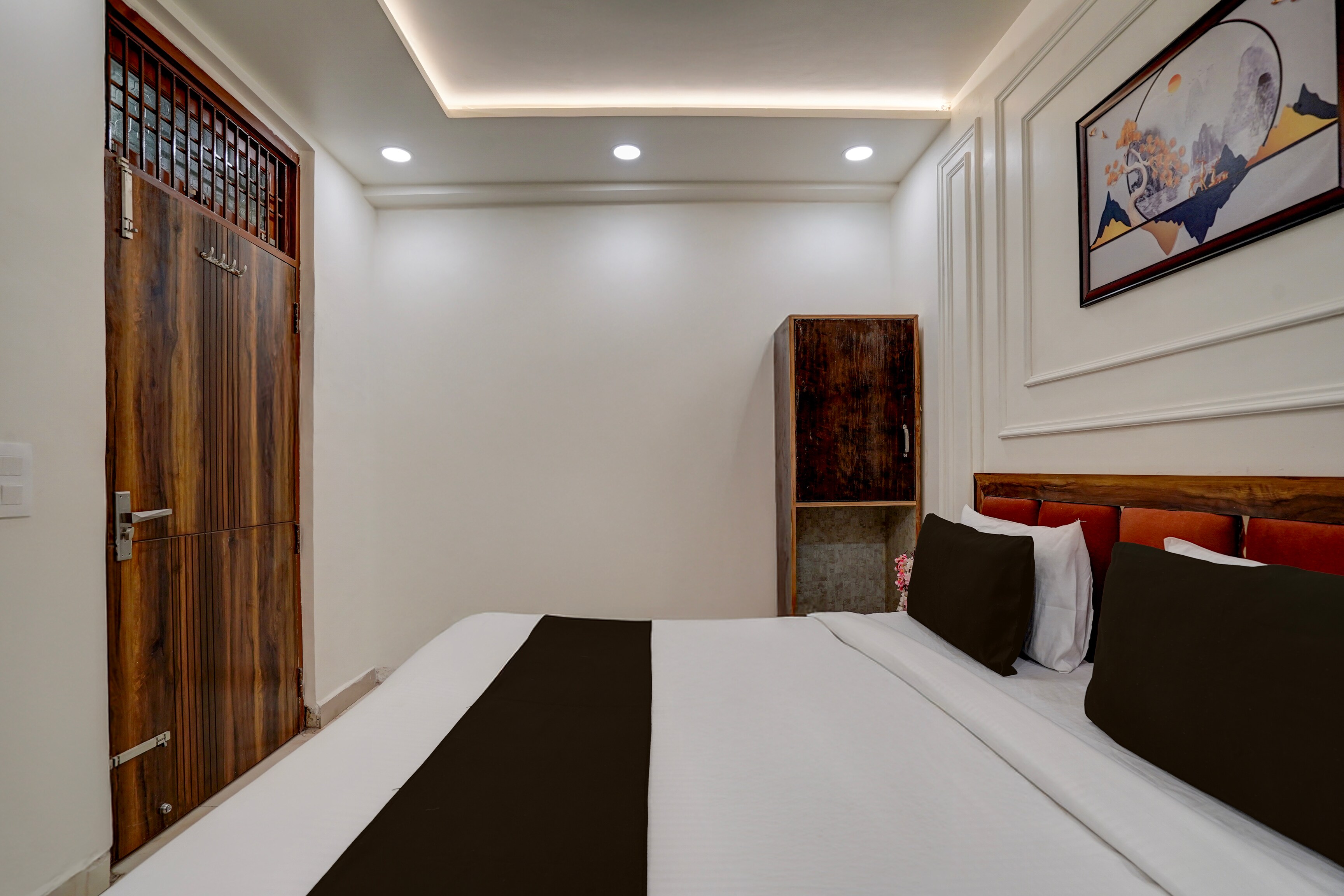 Hotel O Taj Park Way, Flagship Agra, Book @ ₹880 - OYO