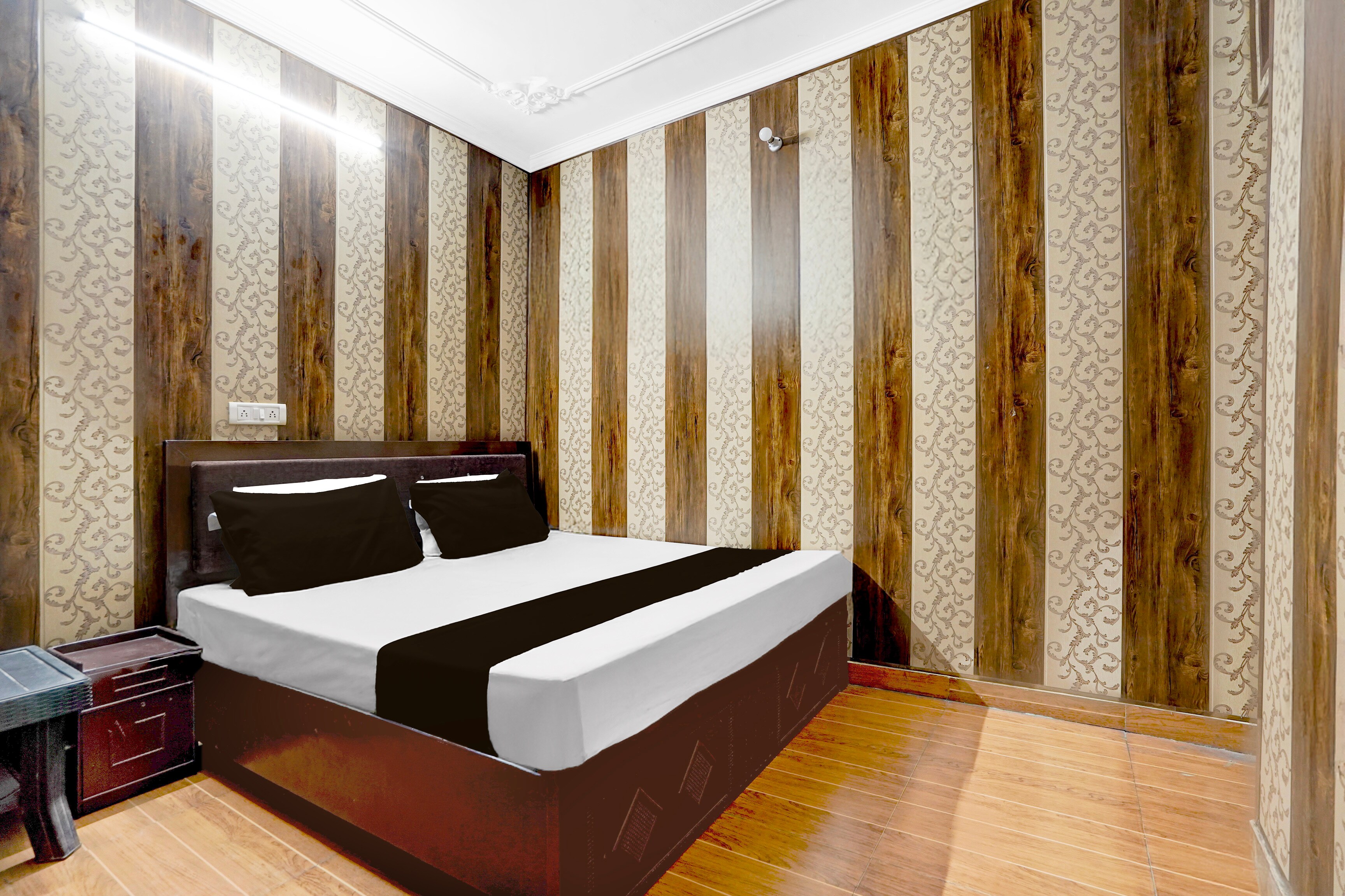 Hotel O Jan Jan Tak, Flagship Dehradun, Book @ ₹874 - OYO