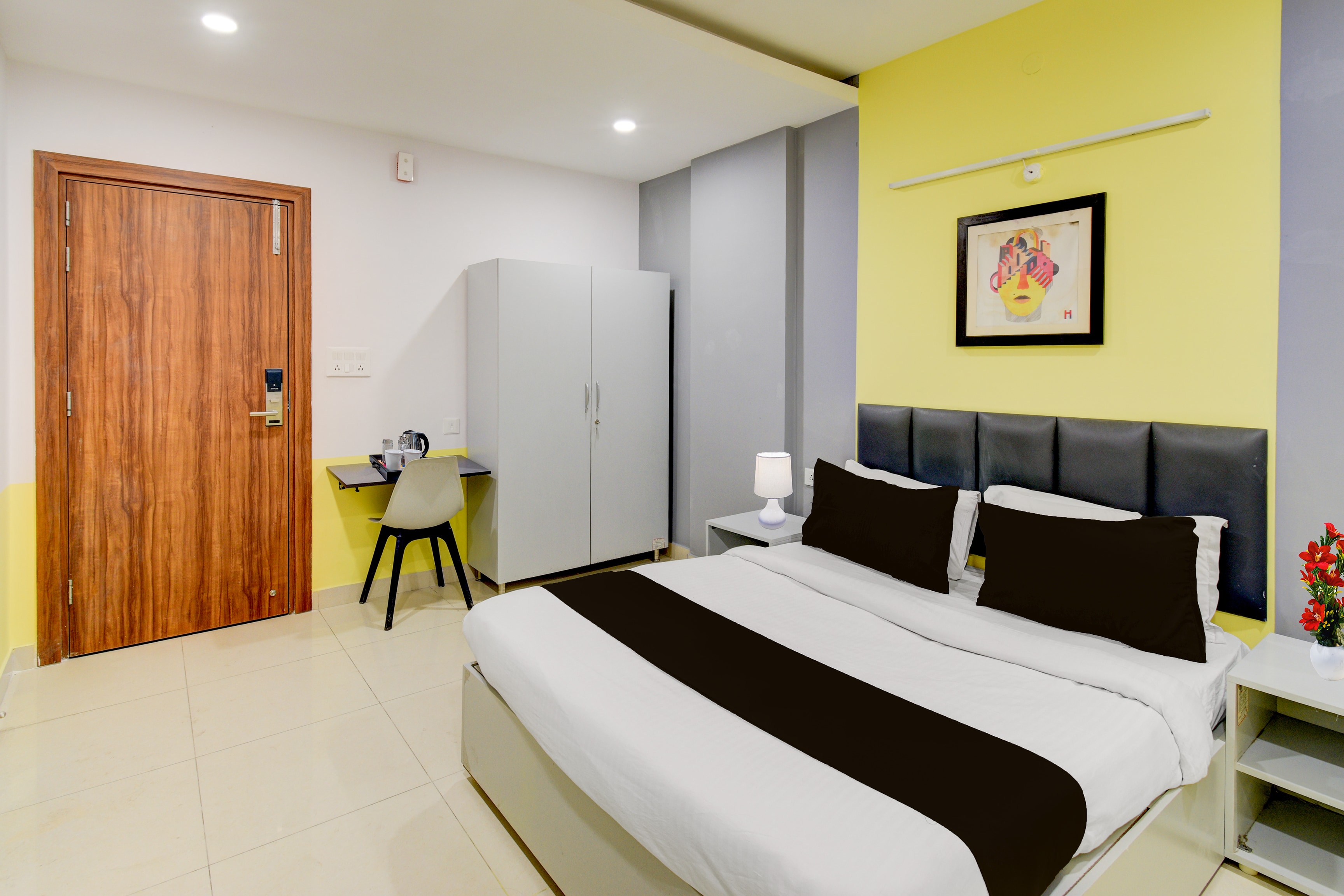 Super OYO VIBEHAUS, Flagship Hyderabad, Book @ ₹1453 - OYO