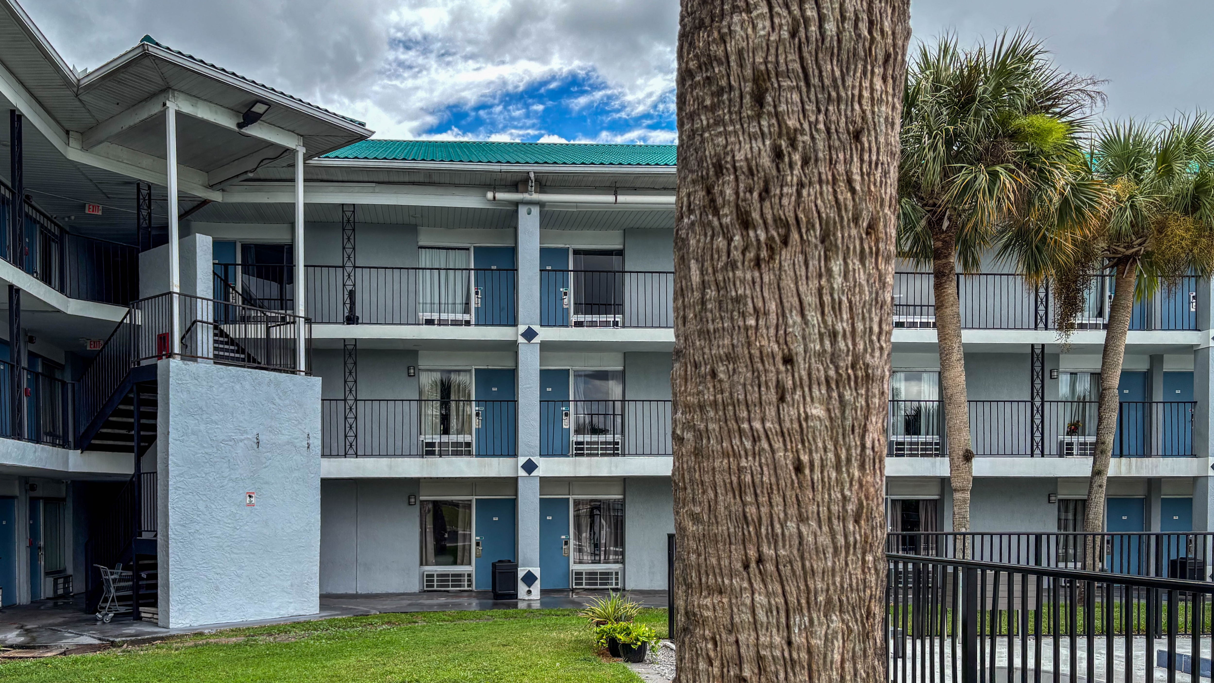 Hotels in Rose Isle, Orlando Starting @ $23 - Upto 63% OFF on 10 Rose ...