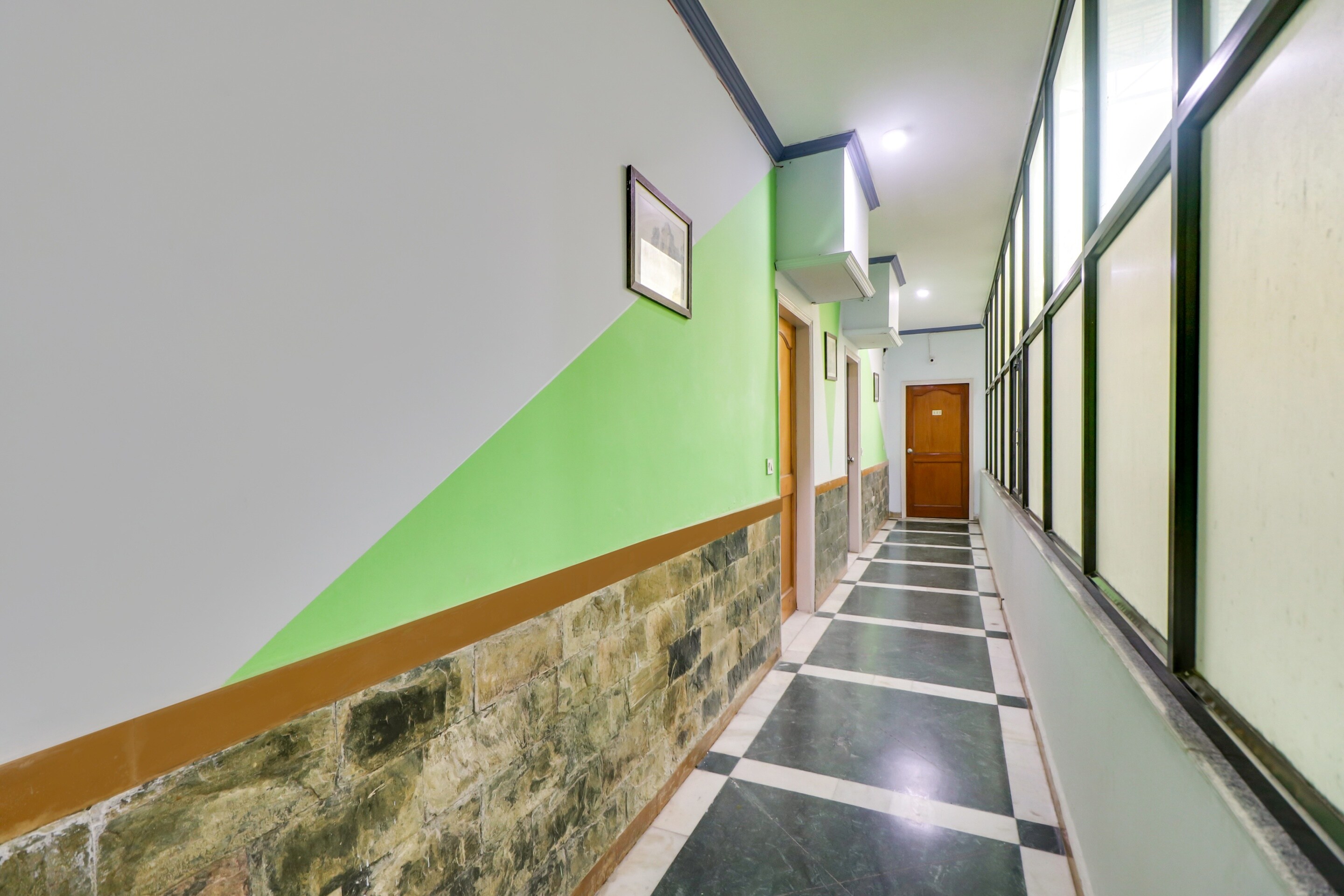 Flagship Hotels in Oyo Flagship Galleria Market, Gurgaon Starting ...