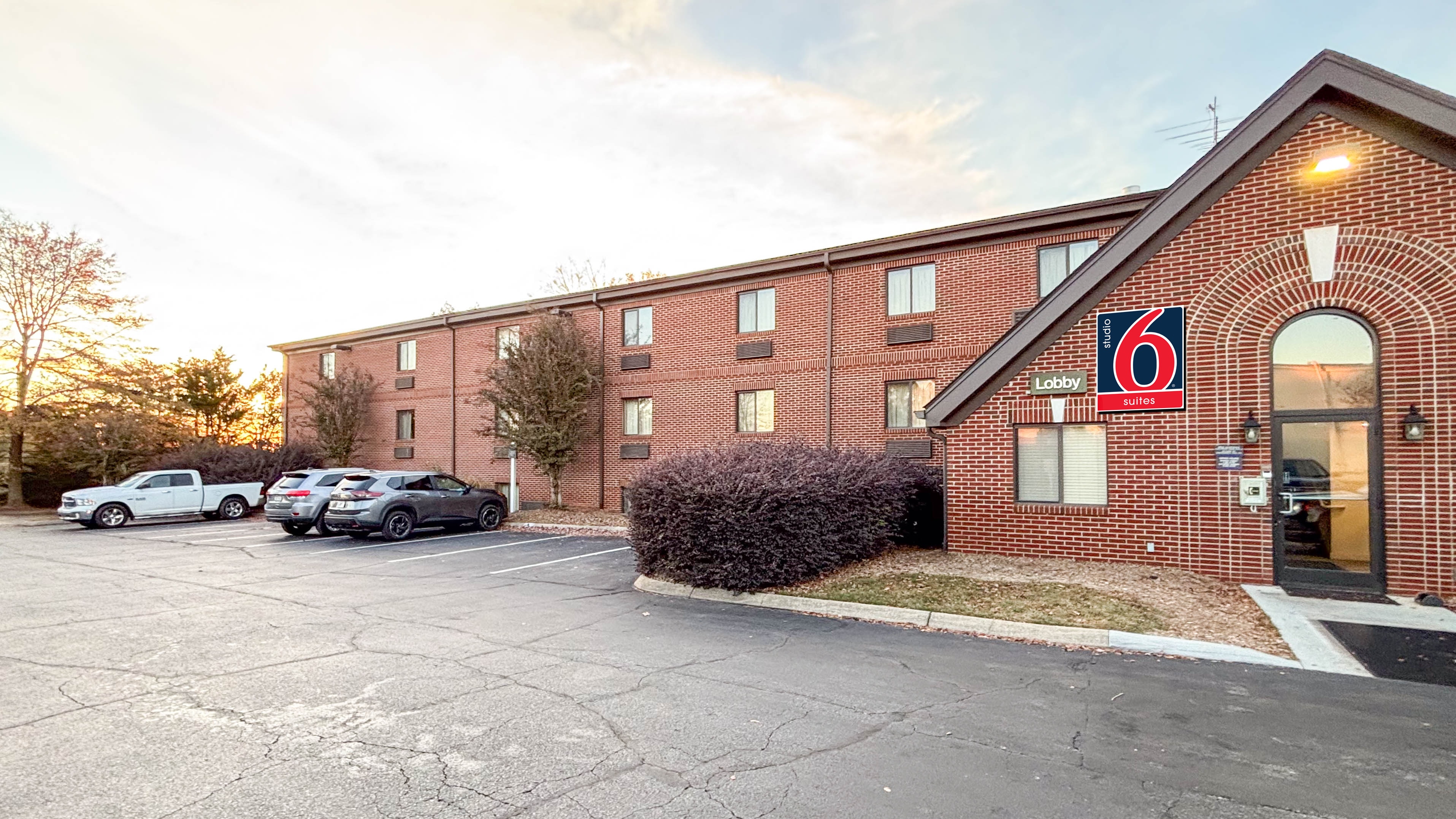 Studio 6 Suites Greenville, SC - Haywood Mall, Studio 6 Greenville SC ...