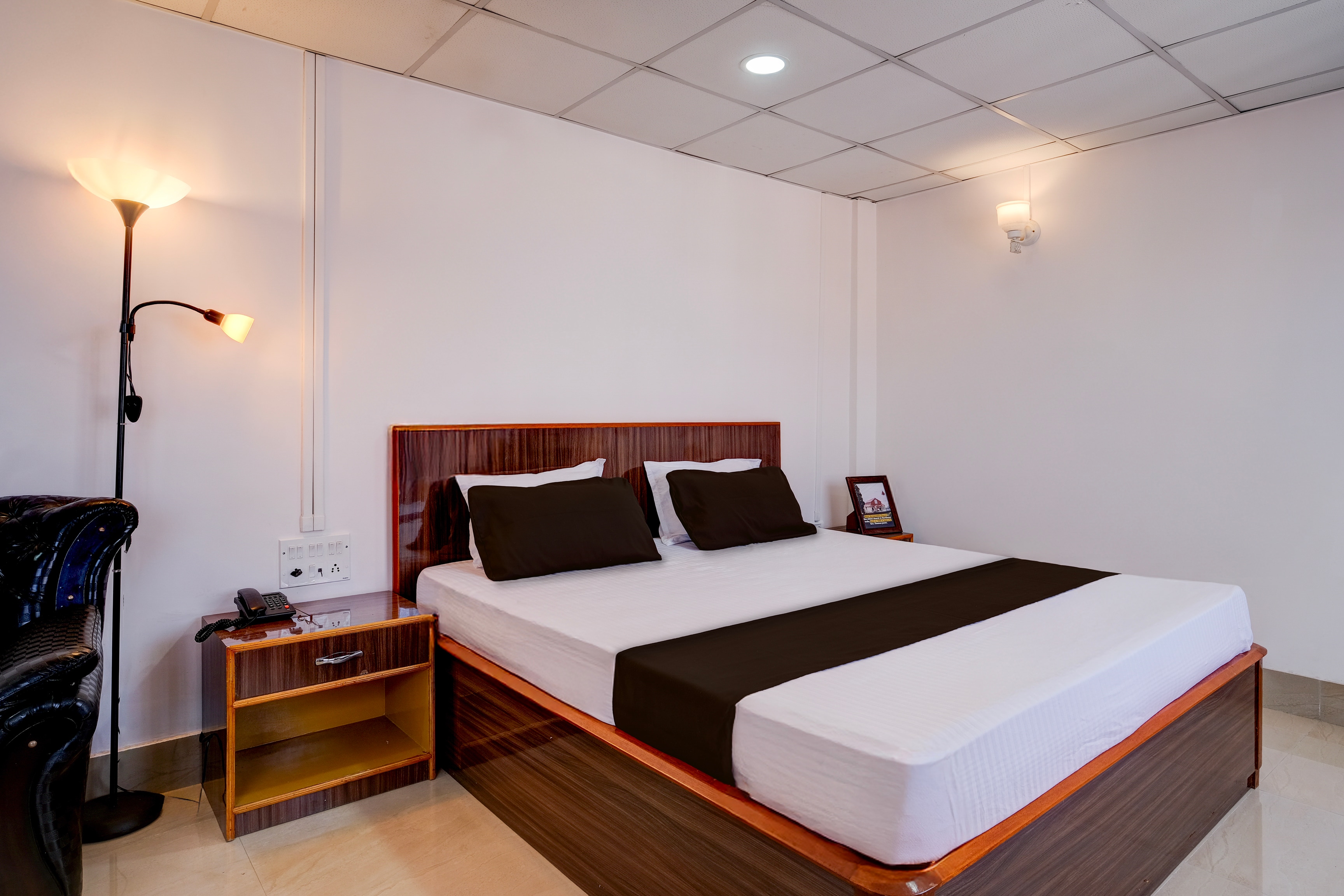 Townhouse Oak Hotels in Laitumkhrah, Shillong Starting @ ₹1559 - Upto ...