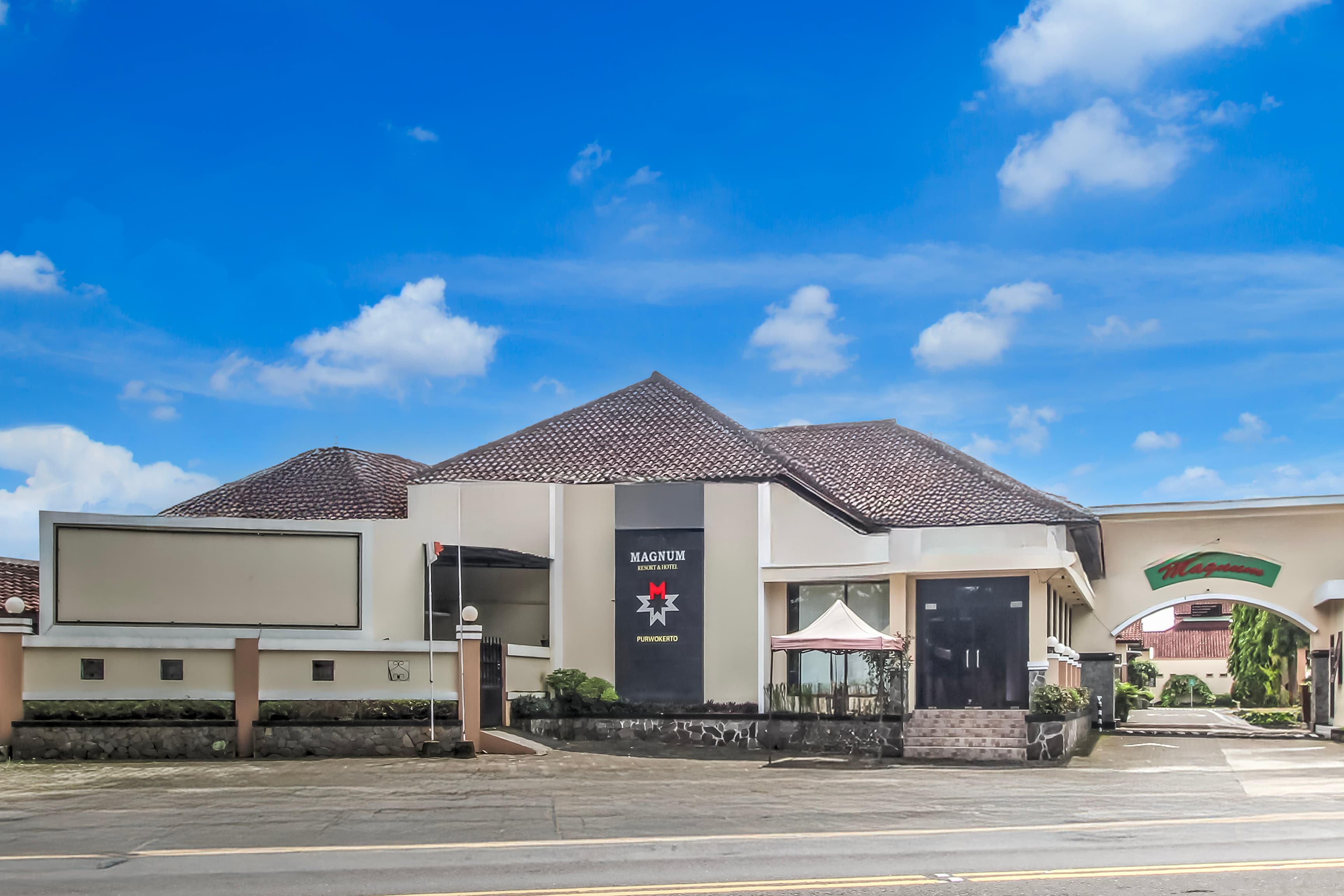 Townhouse Oak near Sokaraja Purwokerto formely Magnum Hotel & Resort ...