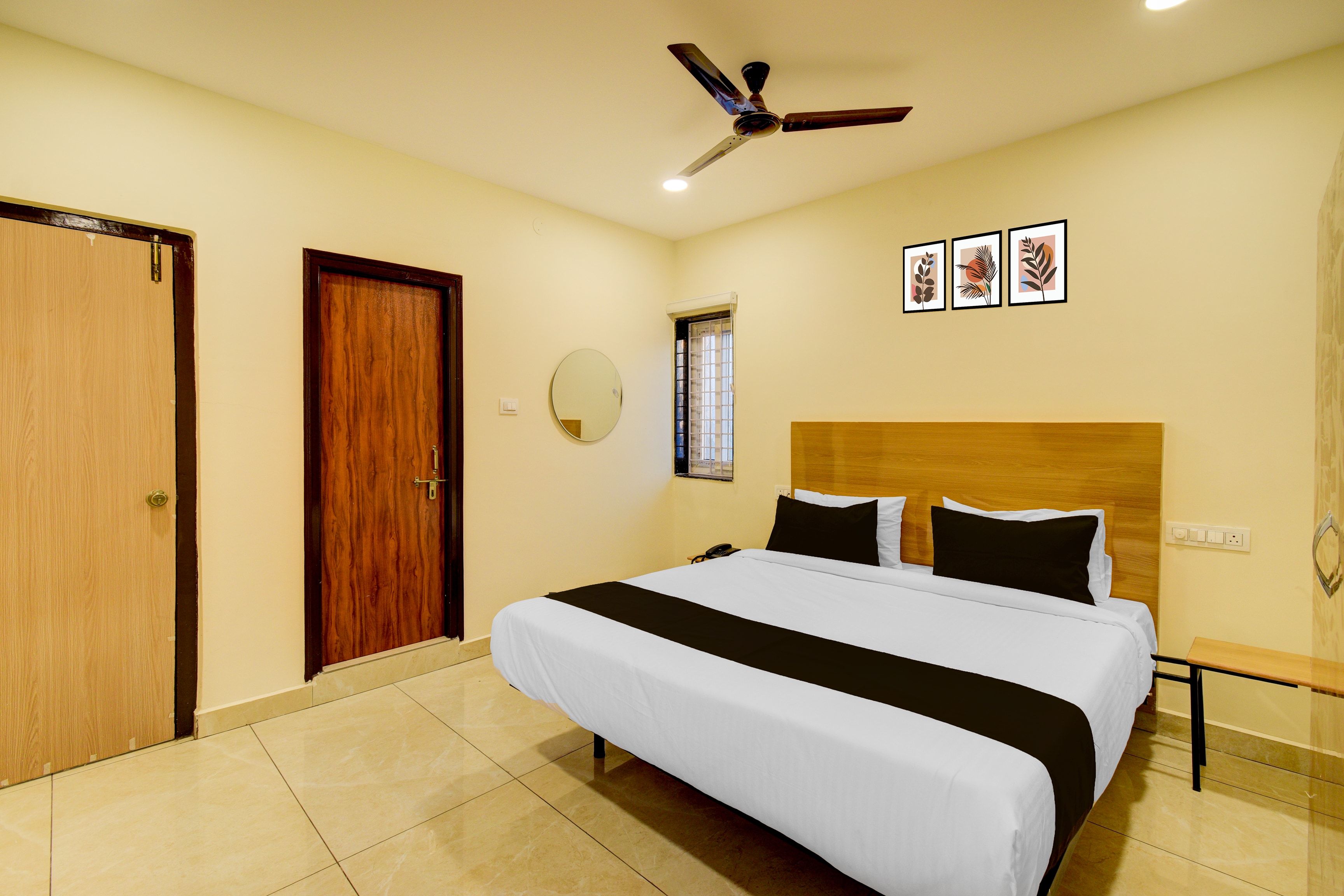 Super Hotel O Nivara , Flagship Hyderabad, Book @ ₹1061 - OYO