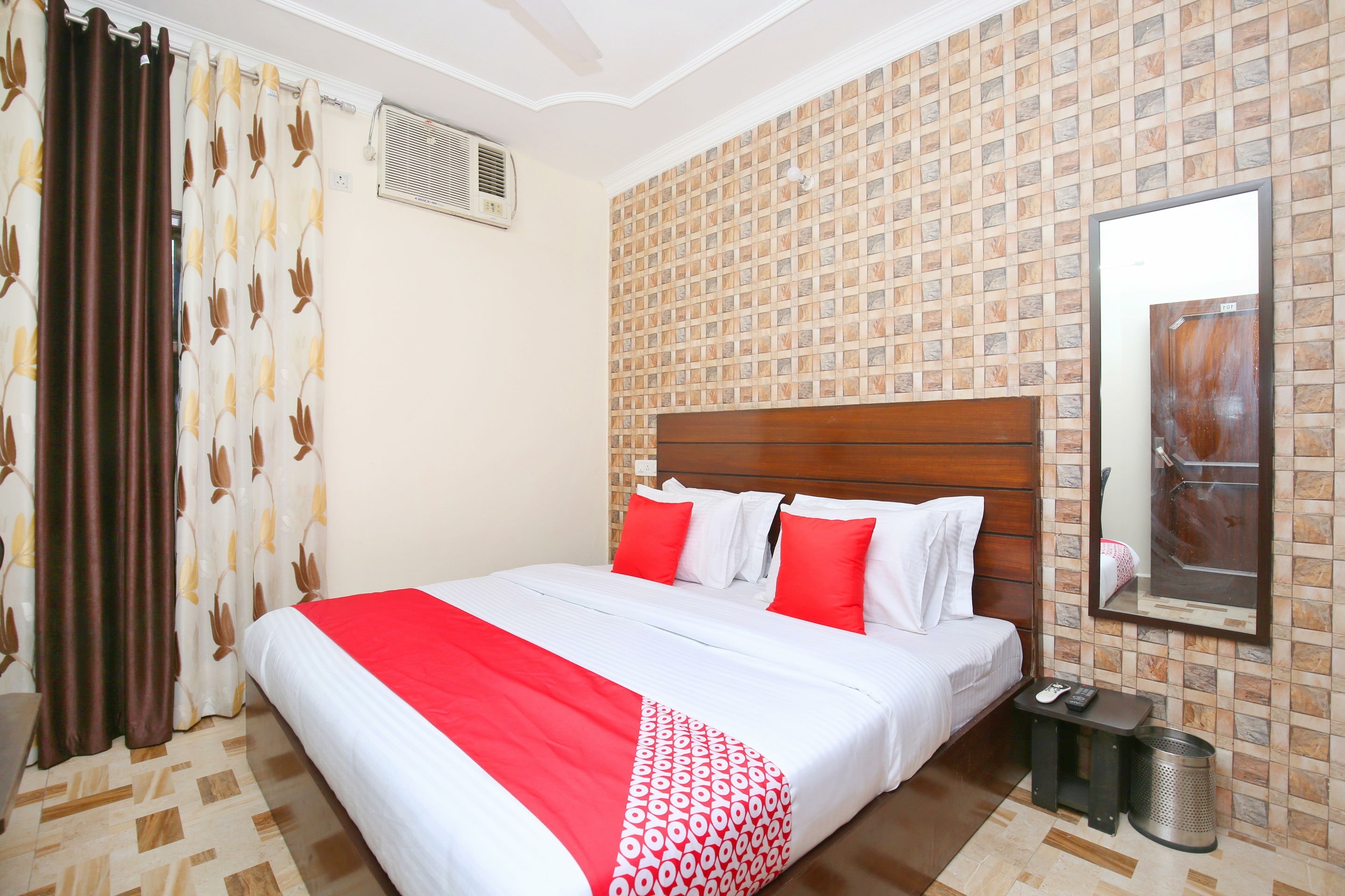 OYO Hotel Star Palace, OYO Rooms Chandigarh, Book @ ₹501 - OYO