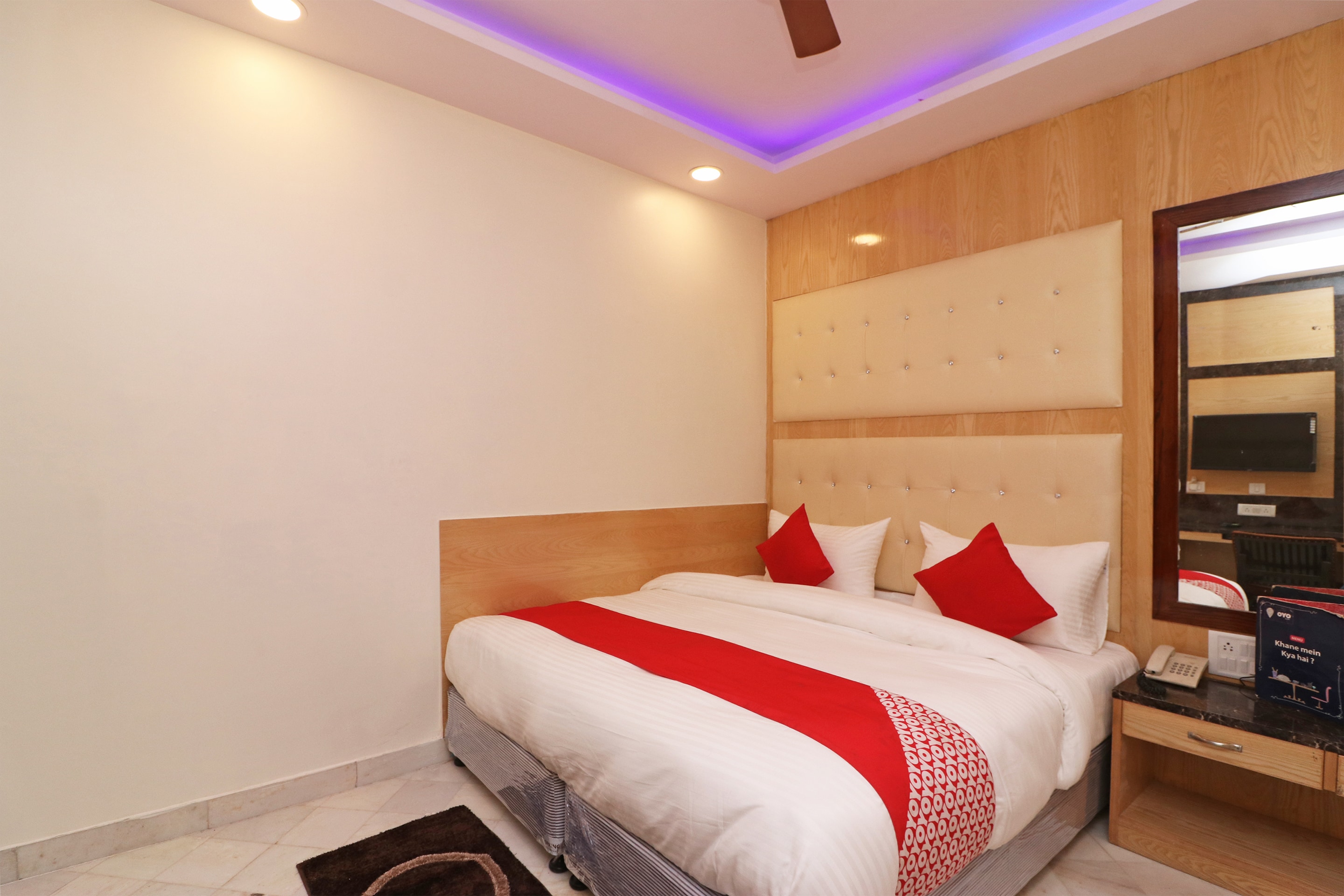 OYO Check In Room Near Gurudwara Shri Bangla Sahib, Premium Delhi, Book ...