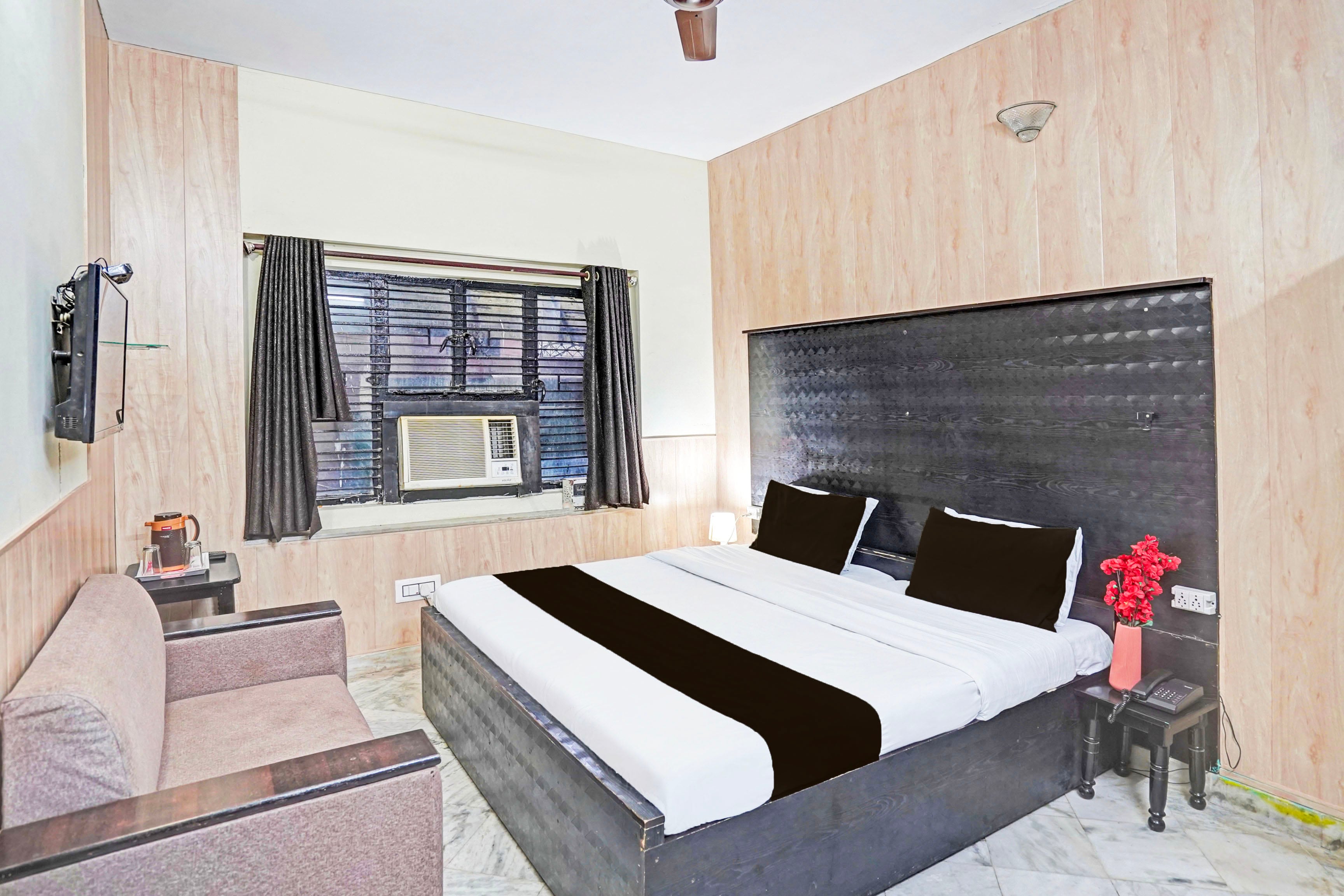 Hotels in Mathura: Best Budget Mathura Hotels from ₹624