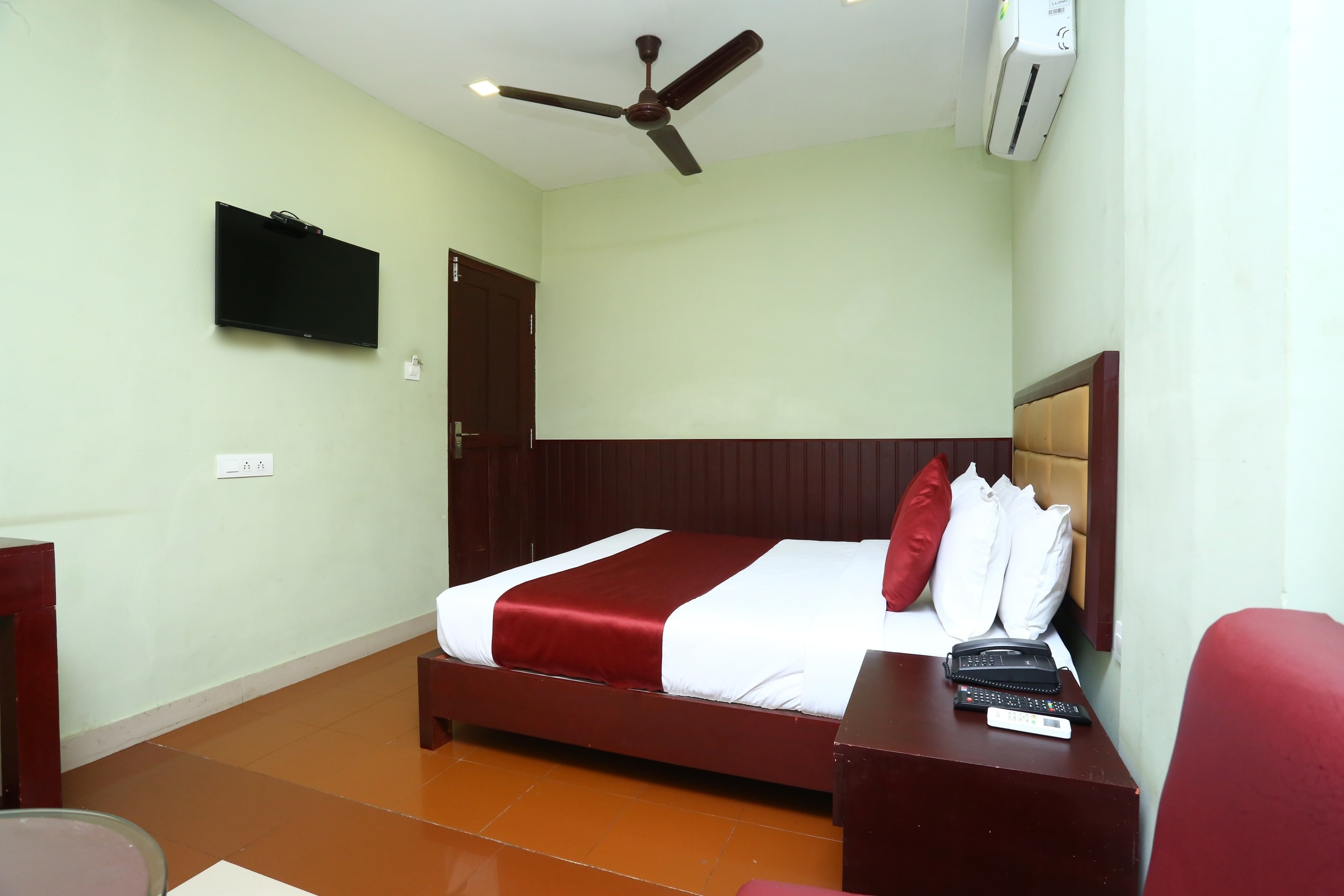 Hotels in Calicut Railway Station, Calicut Starting @ ₹412 - Upto 73% ...