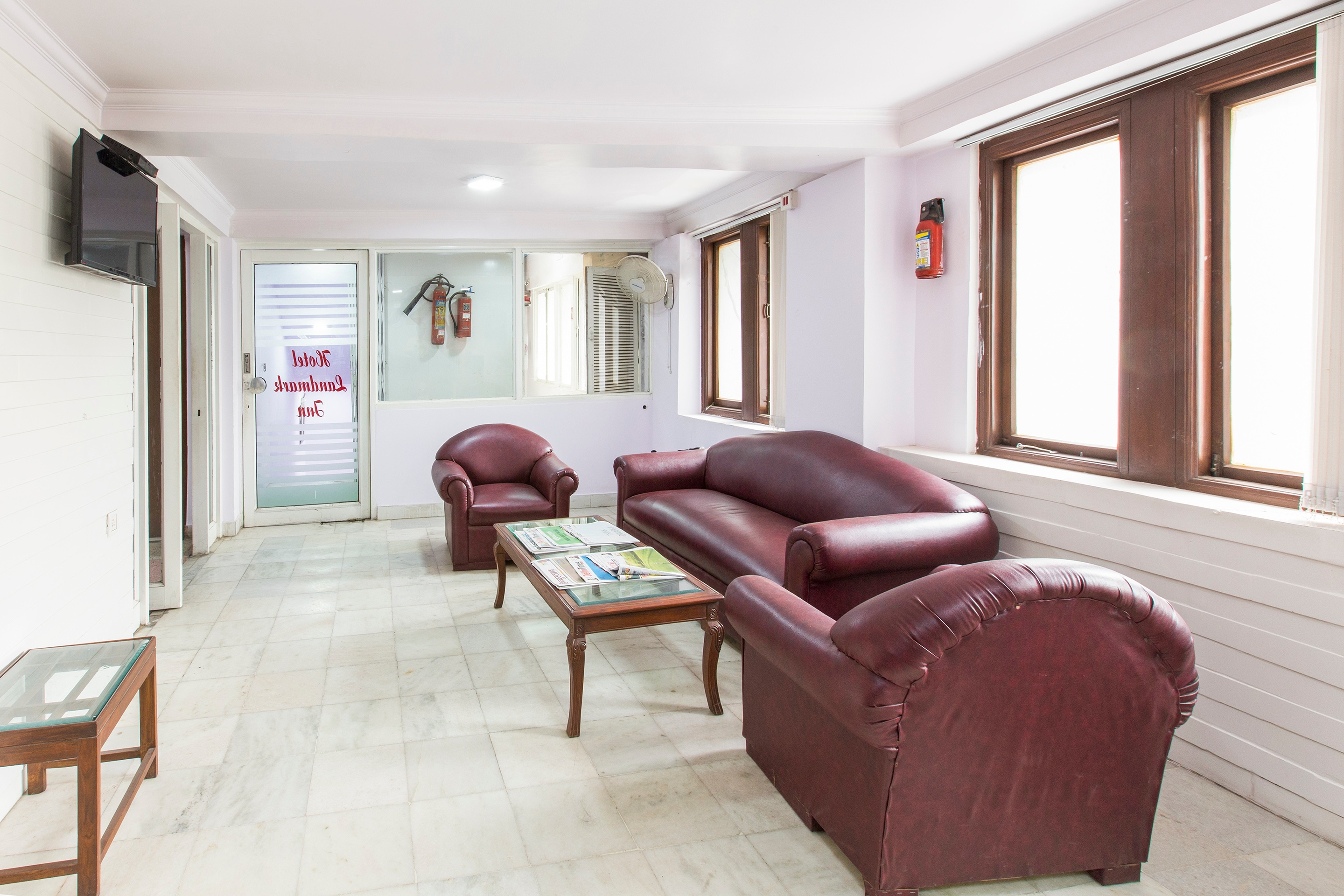 Hotel O Hotel Landmark Inn, Flagship Delhi, Book @ ₹1145 - OYO