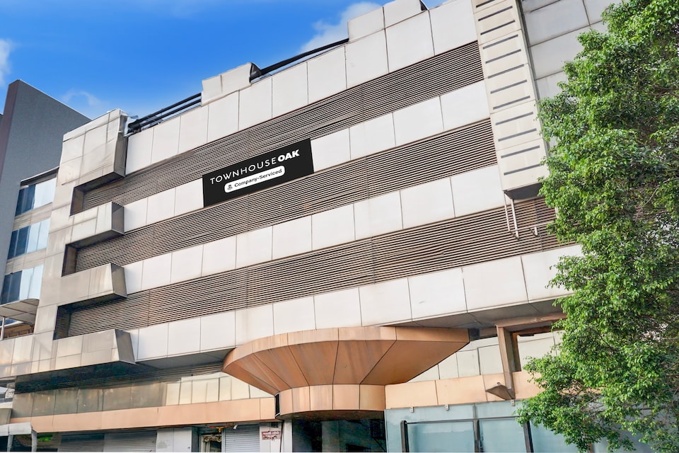 Super Townhouse Oak JM Road formerly Krishna presidency, Townhouse Oak ...