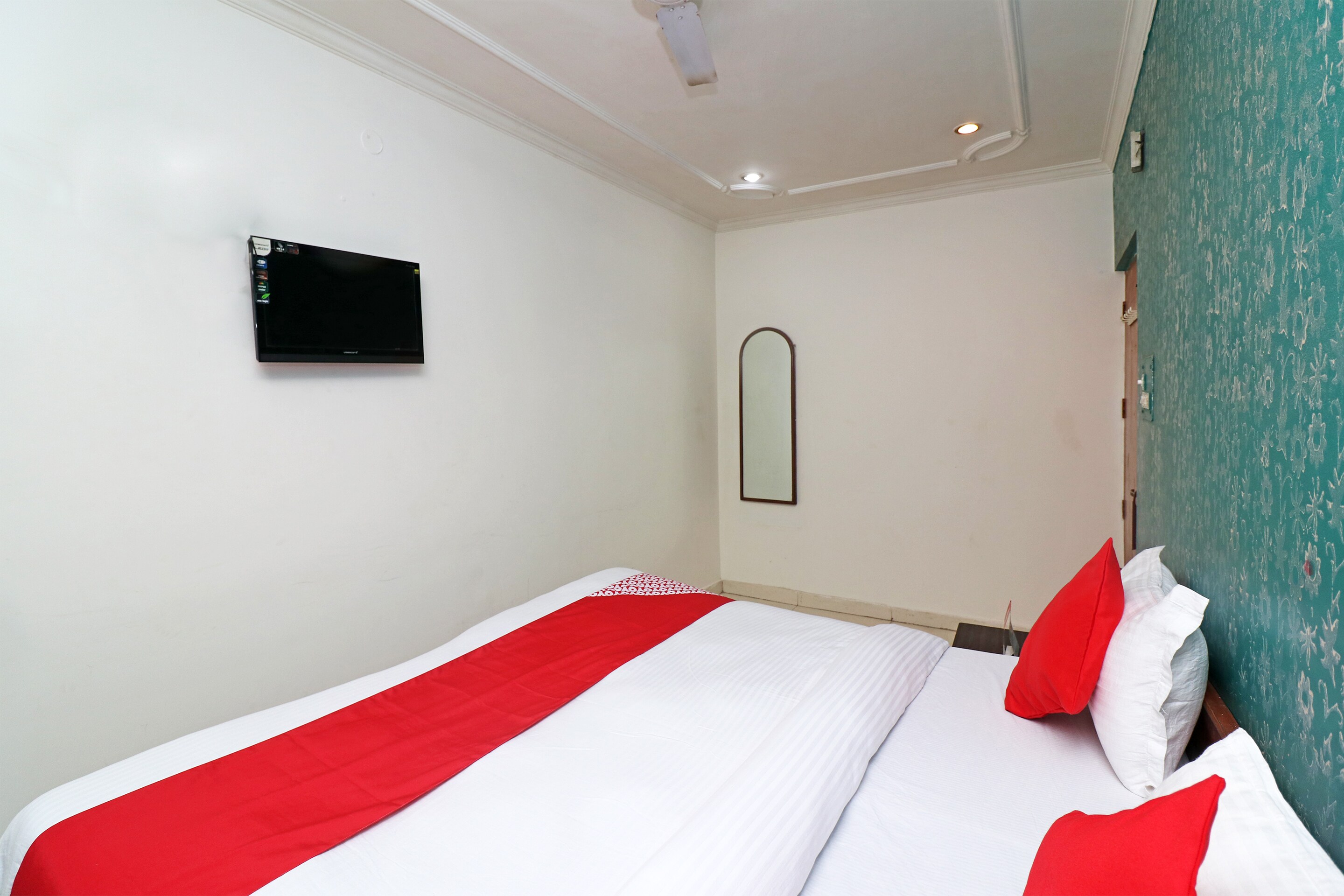 SPOT ON Yatri Guest House, SPOT ON Delhi Transit, Book @ ₹667 - OYO