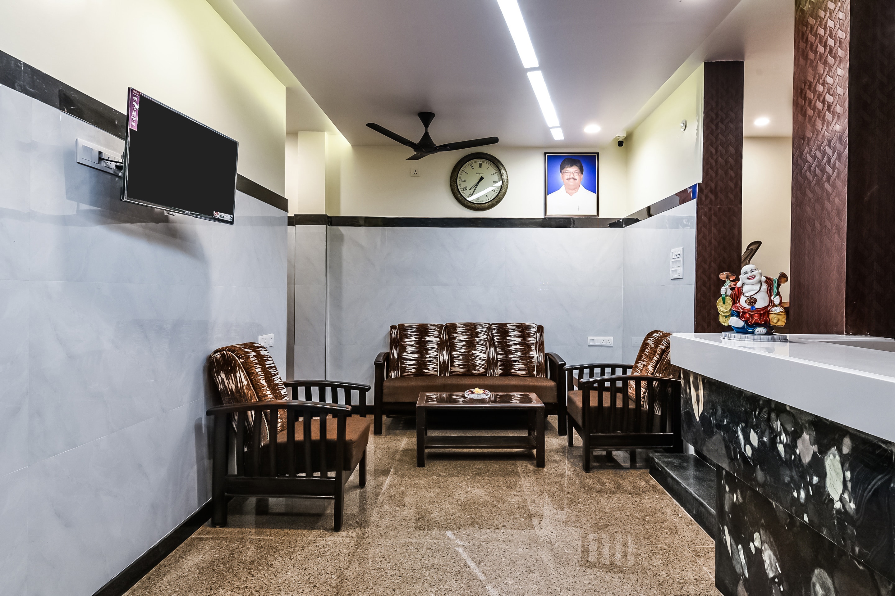 Hotel O The Elite Inn, Flagship Visakhapatnam, Book @ ₹762 - OYO