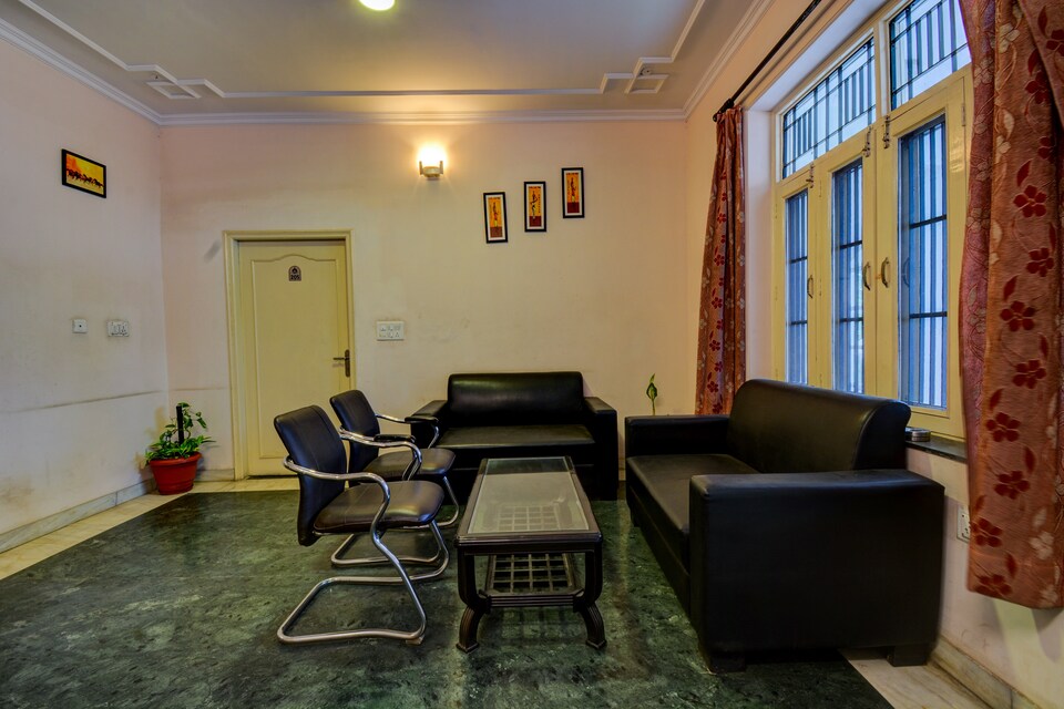 OYO Home 18494 Stylish Stay, Home Jaipur, Book @ ₹1095 - OYO