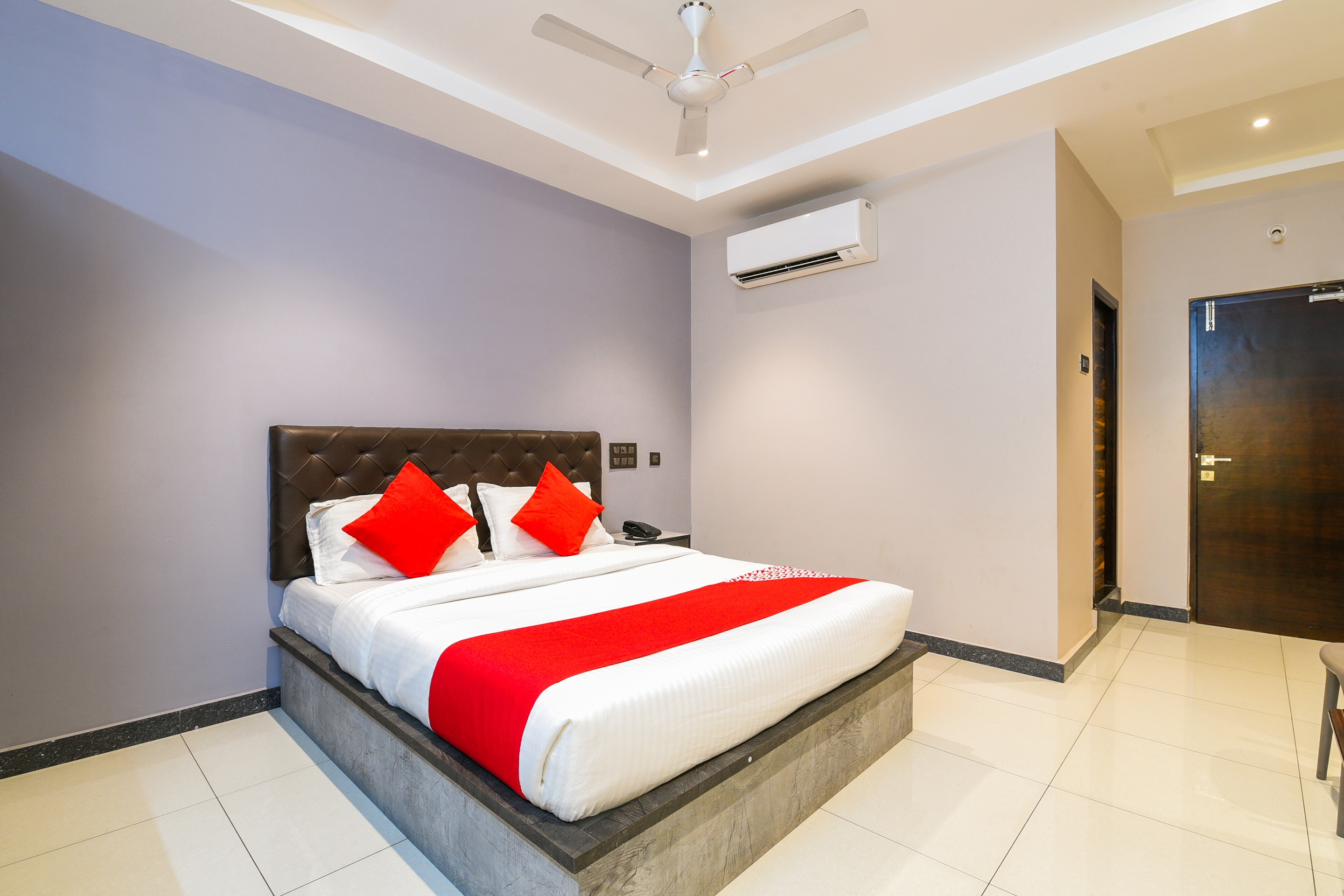OYO Sai Ram Grand, OYO Rooms Vijayawada, Book @ ₹1151 - OYO