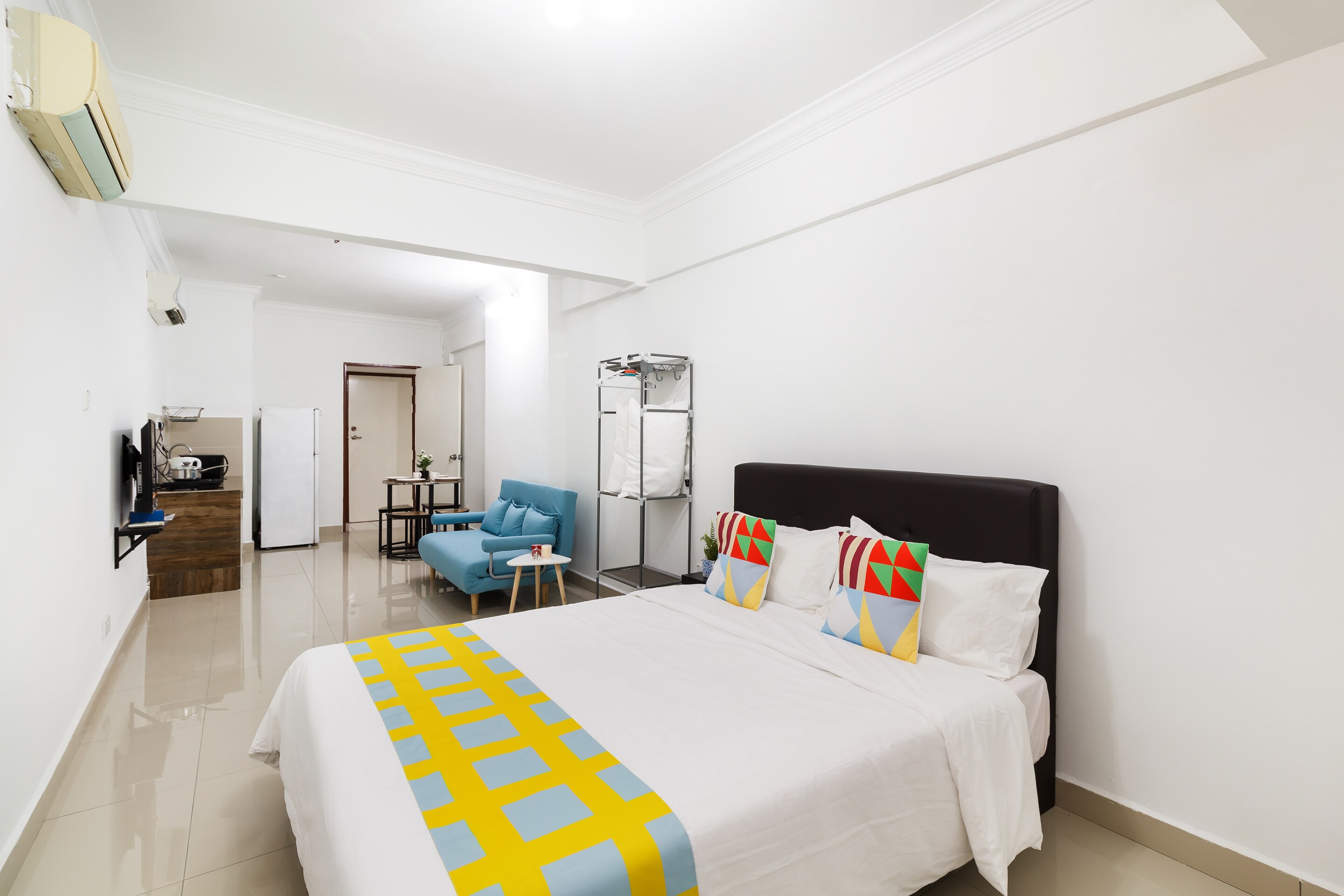 OYO Home 438 Luxurious 2BR Sri Emas Condo, Home Kuala Lumpur, Book ...