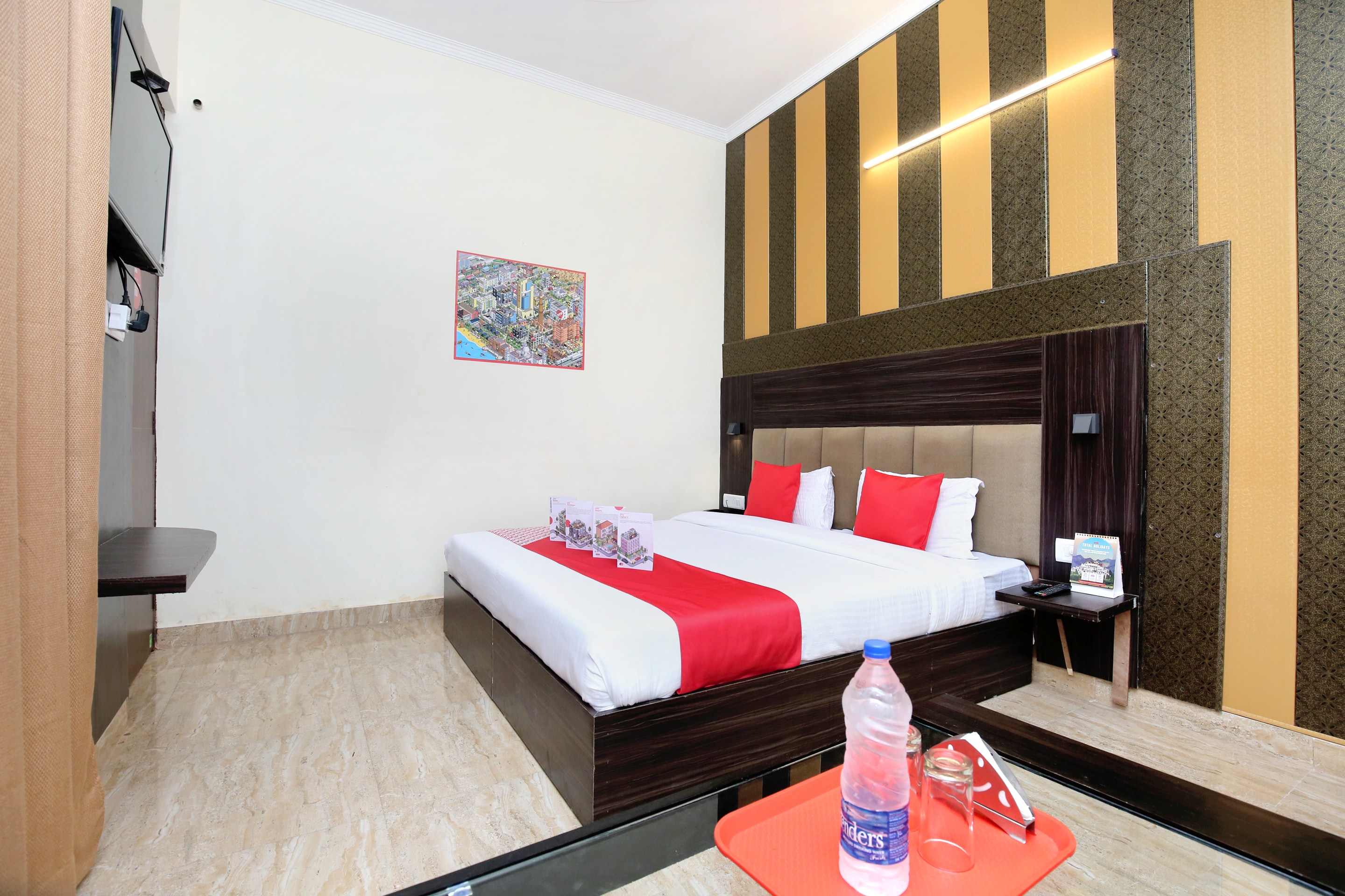 Hotel O Royal Shades, Flagship Chandigarh, Book @ ₹797 - OYO