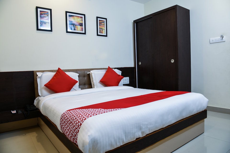 OYO 22405 Hotel Suraj Palace, OYO Rooms Udaipur, Book @ ₹1095 - OYO