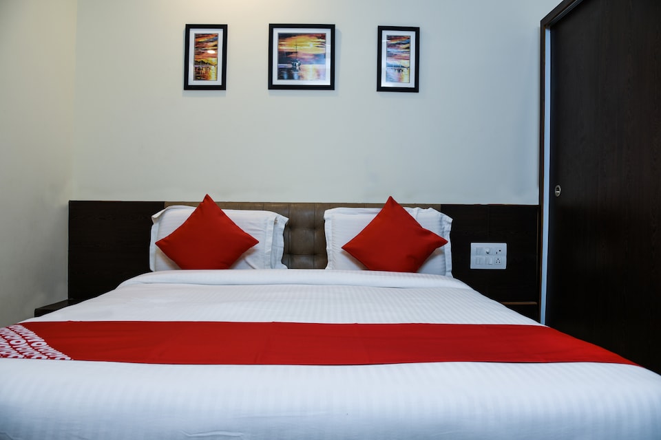 OYO 22405 Hotel Suraj Palace, OYO Rooms Udaipur, Book @ ₹1095 - OYO