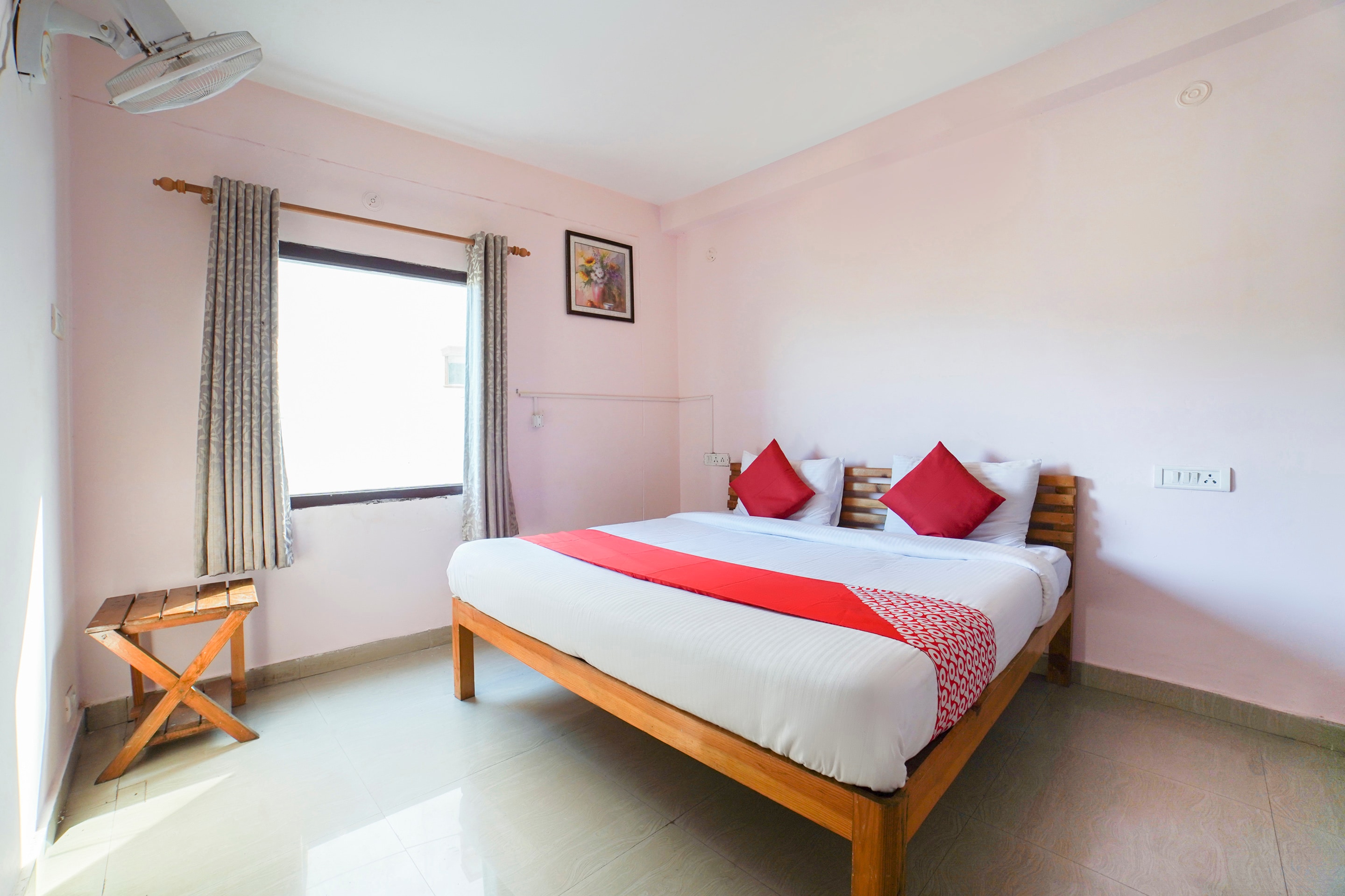 OYO 22602 Hotel Richmond Hills, Premium Ranikhet, Book @ ₹1095 - OYO