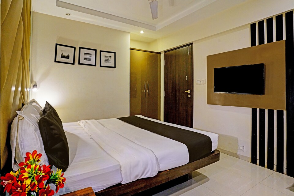 OYO Flagship Hotel Park Palace , Flagship Mumbai, Book @ ₹1769 - OYO