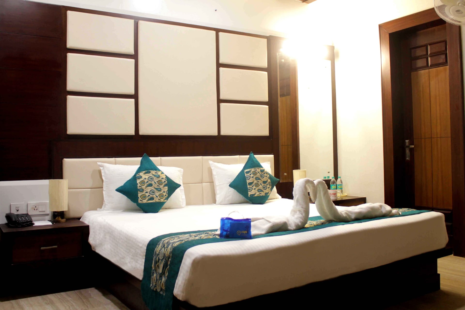 OYO The Landmark Hotel, Premium Varanasi, Book @ ₹1067 - OYO