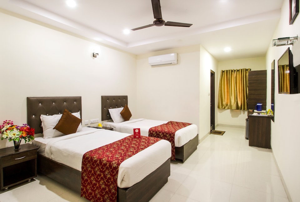 Budget Super OYO Collection O Hotel Lotus Grand Near Secunderabad ...