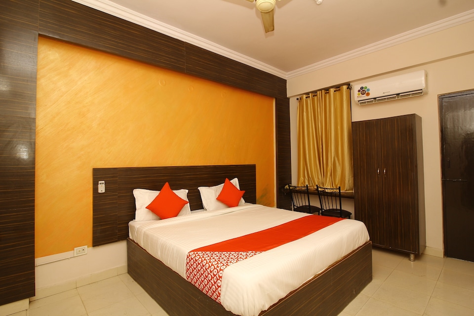 Nav Bharath Residency Near Koti Center, OYO Rooms Hyderabad, Book ...