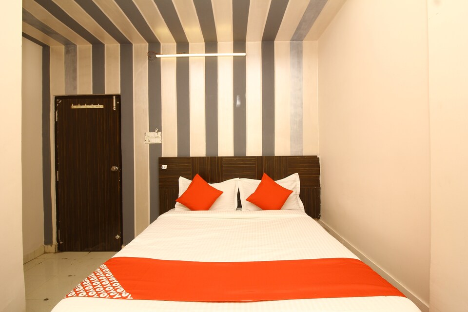 OYO Nav Bharath Residency Near Koti Center, OYO Rooms Hyderabad, Book ...
