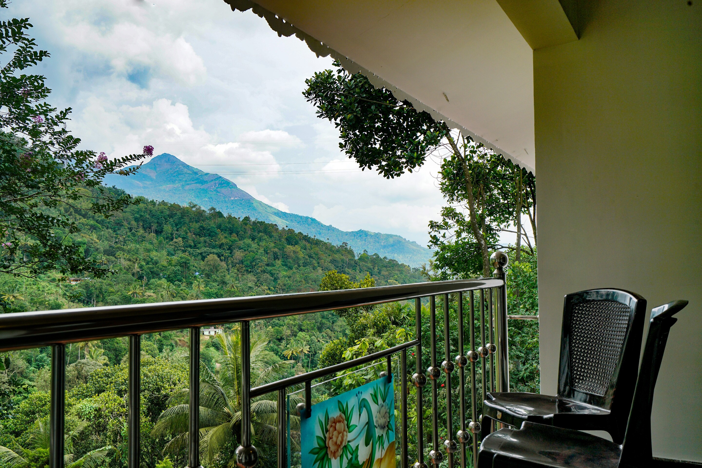 OYO Home 24734 Delightful Stay, Home Munnar, Book @ ₹1095 - OYO