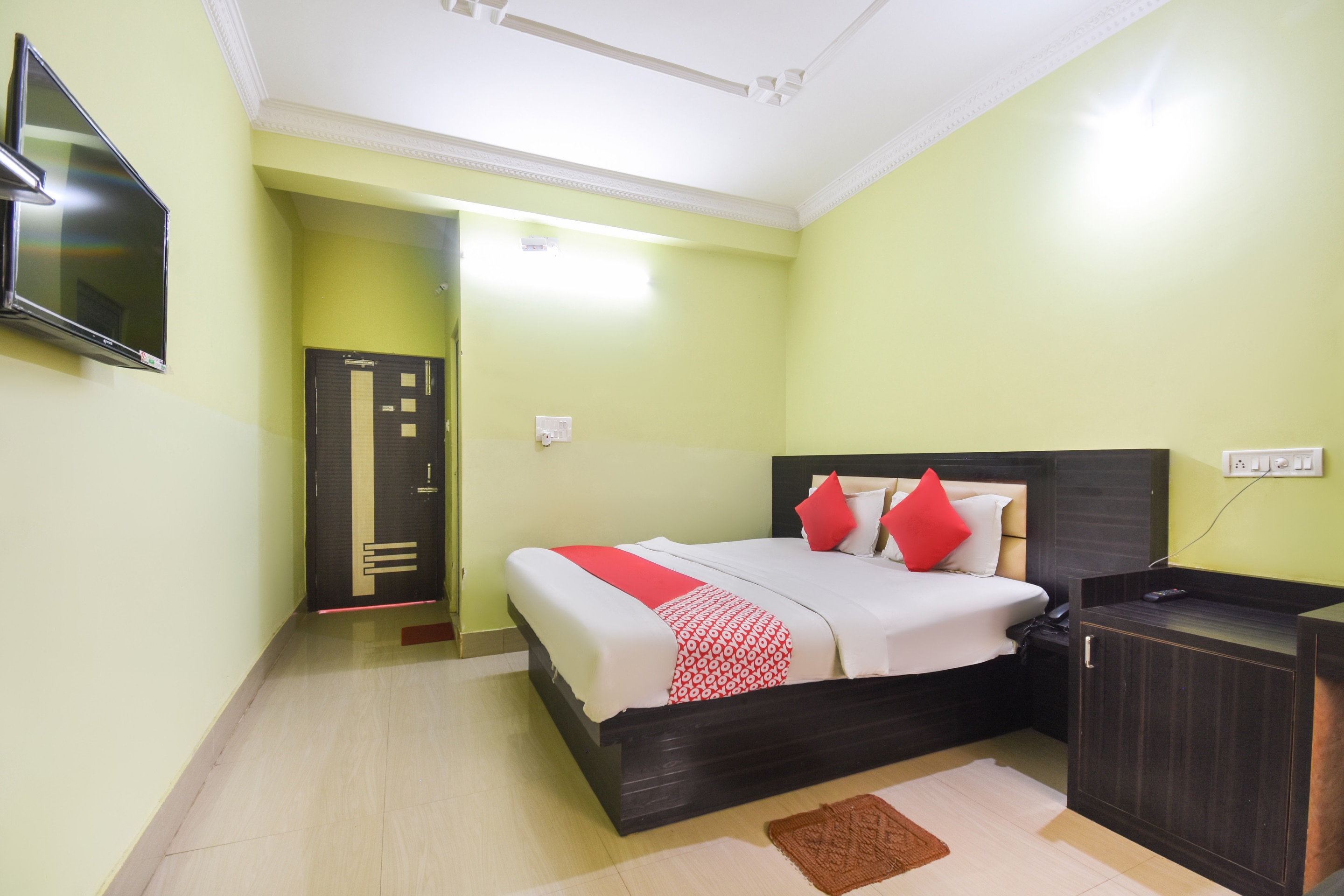 OYO 26765 Hotel Malancha, Premium Digha, Book @ ₹1067 - OYO