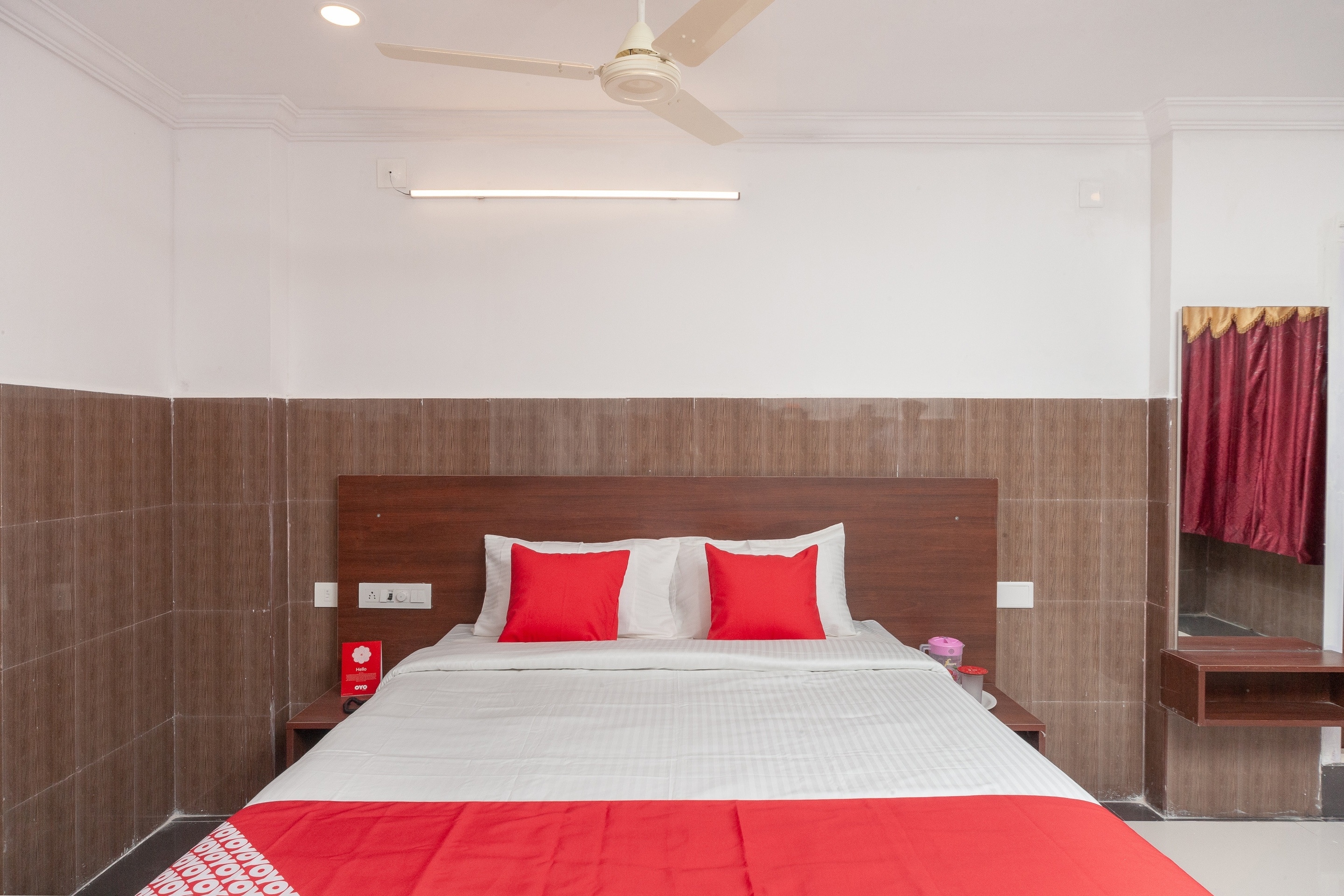 Capital O Hotel Srinivasa Residency, Capital O Tirupati, Book @ ₹835 - OYO