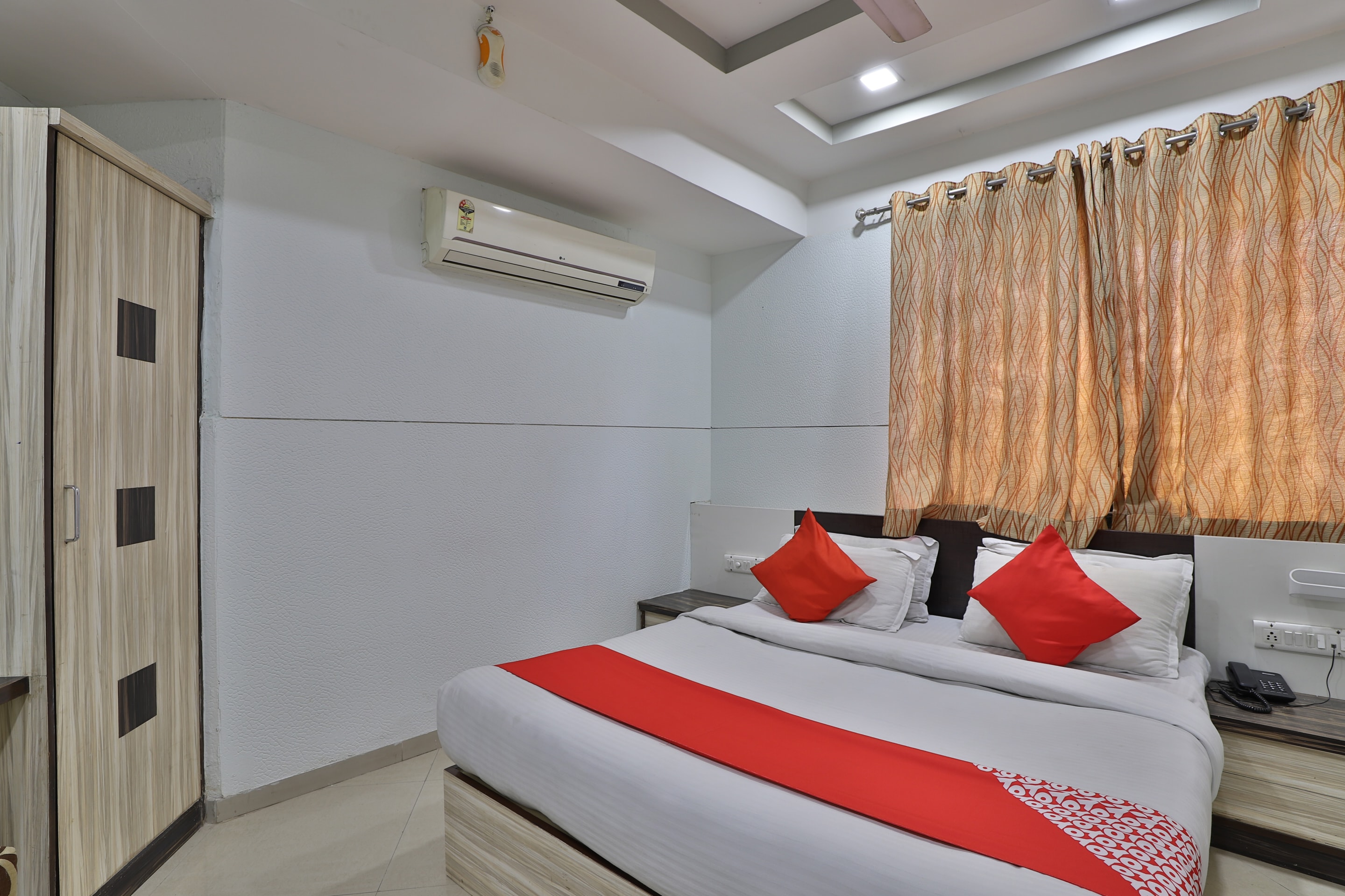 Flagship Hotel Vrundavan, Flagship Gandhinagar, Book @ ₹1095 - OYO