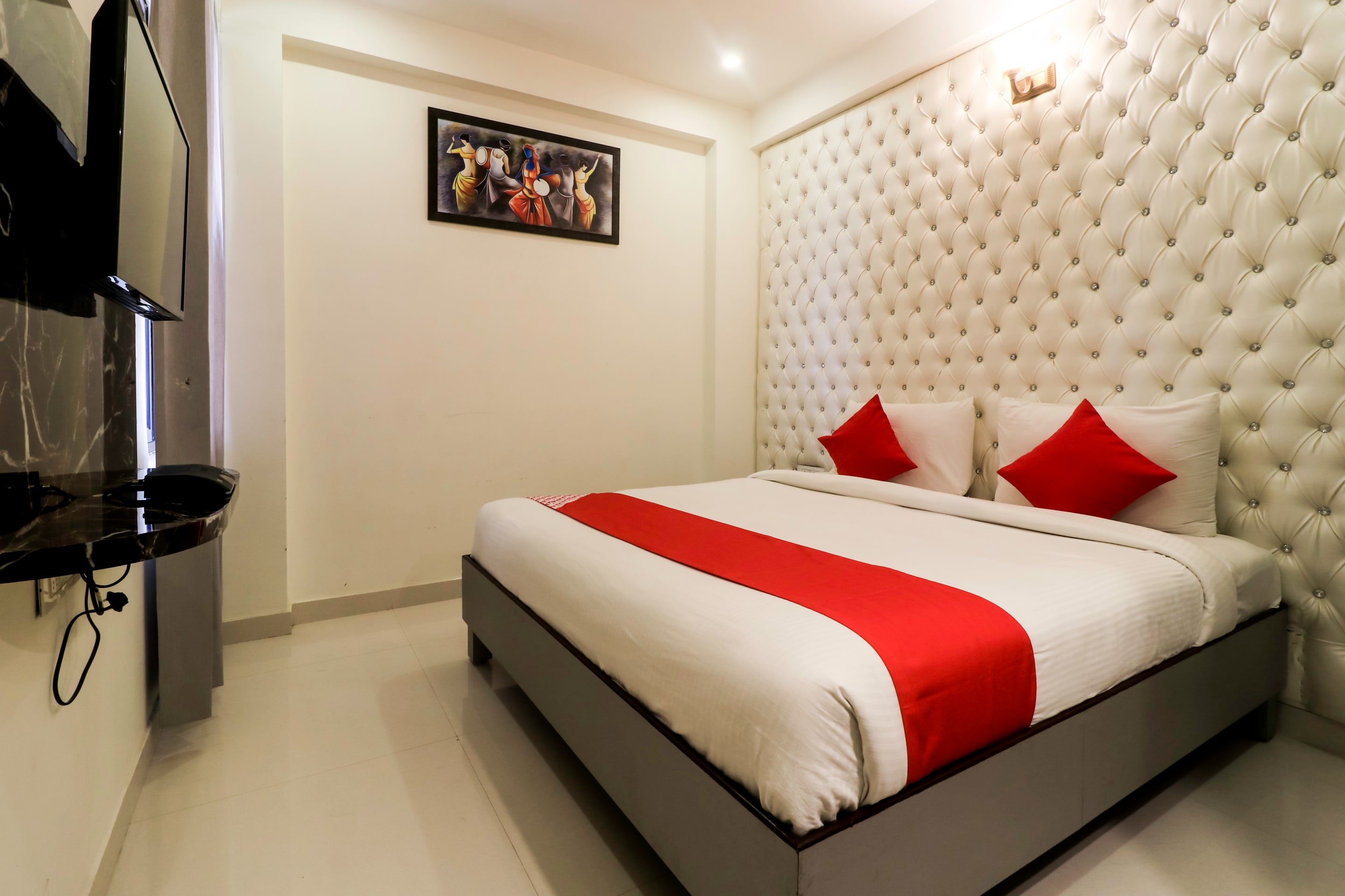 OYO The Prince Hotel, Premium Jaipur, Book @ ₹494 - OYO