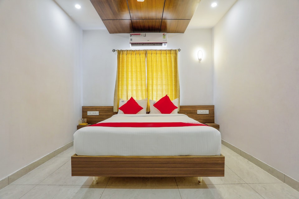 OYO 29331 Hotel St Anne's, OYO Rooms Velankanni, Book @ ₹1095 - OYO