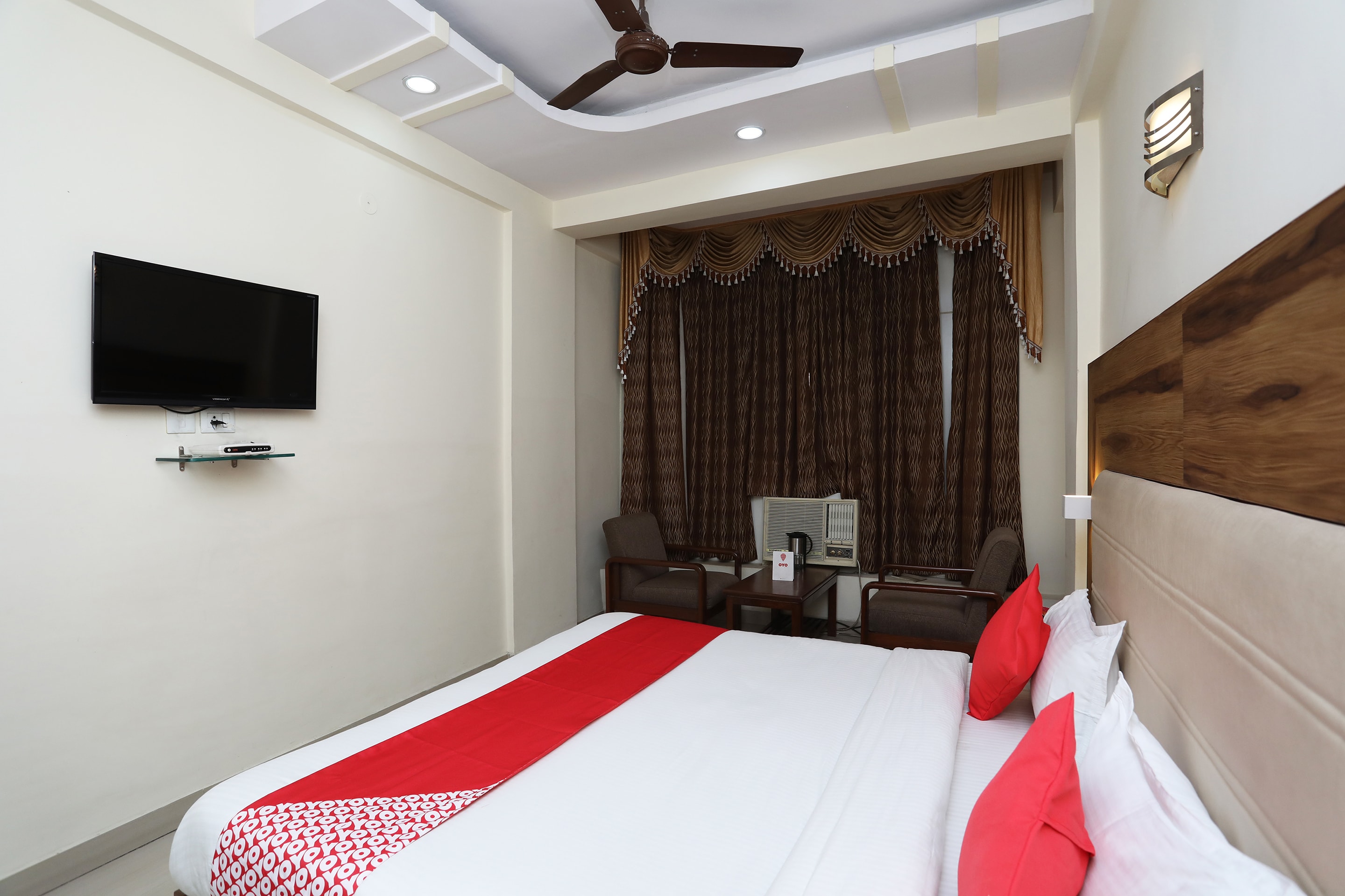 OYO Hotel Kesar Palace, OYO Rooms Kanpur, Book @ ₹470 - OYO