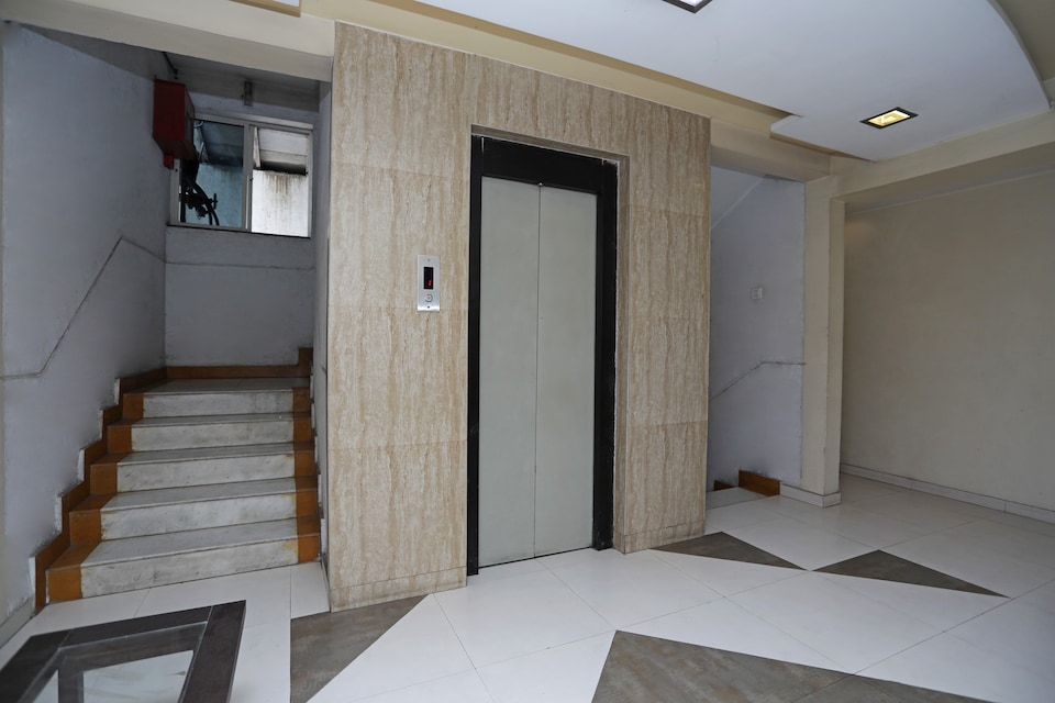 OYO Flagship 30507 Prince Regency Yerwada, Flagship Pune, Book @ ₹1095 ...
