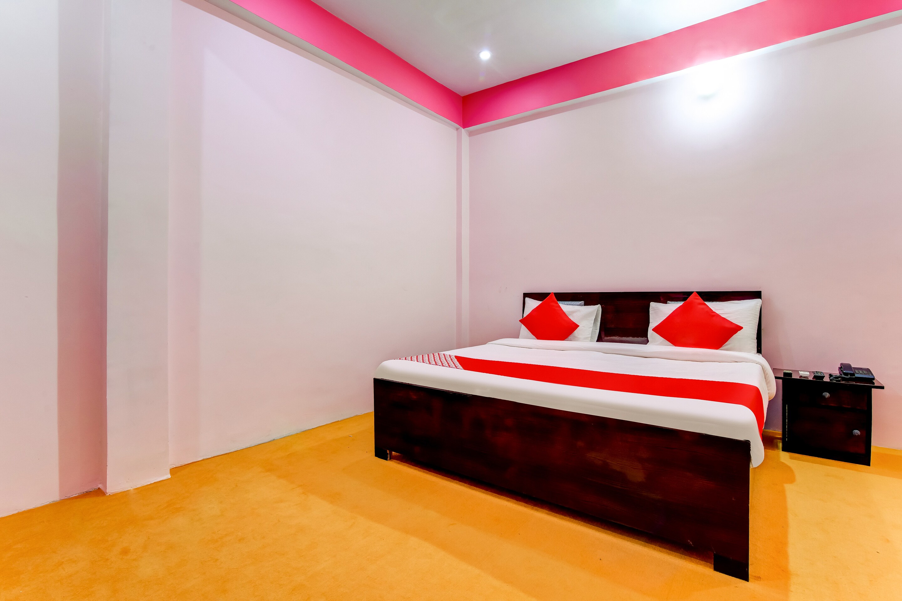 SPOT ON Hotel Anjali, SPOT ON Prayagraj, Book @ ₹1757 - OYO