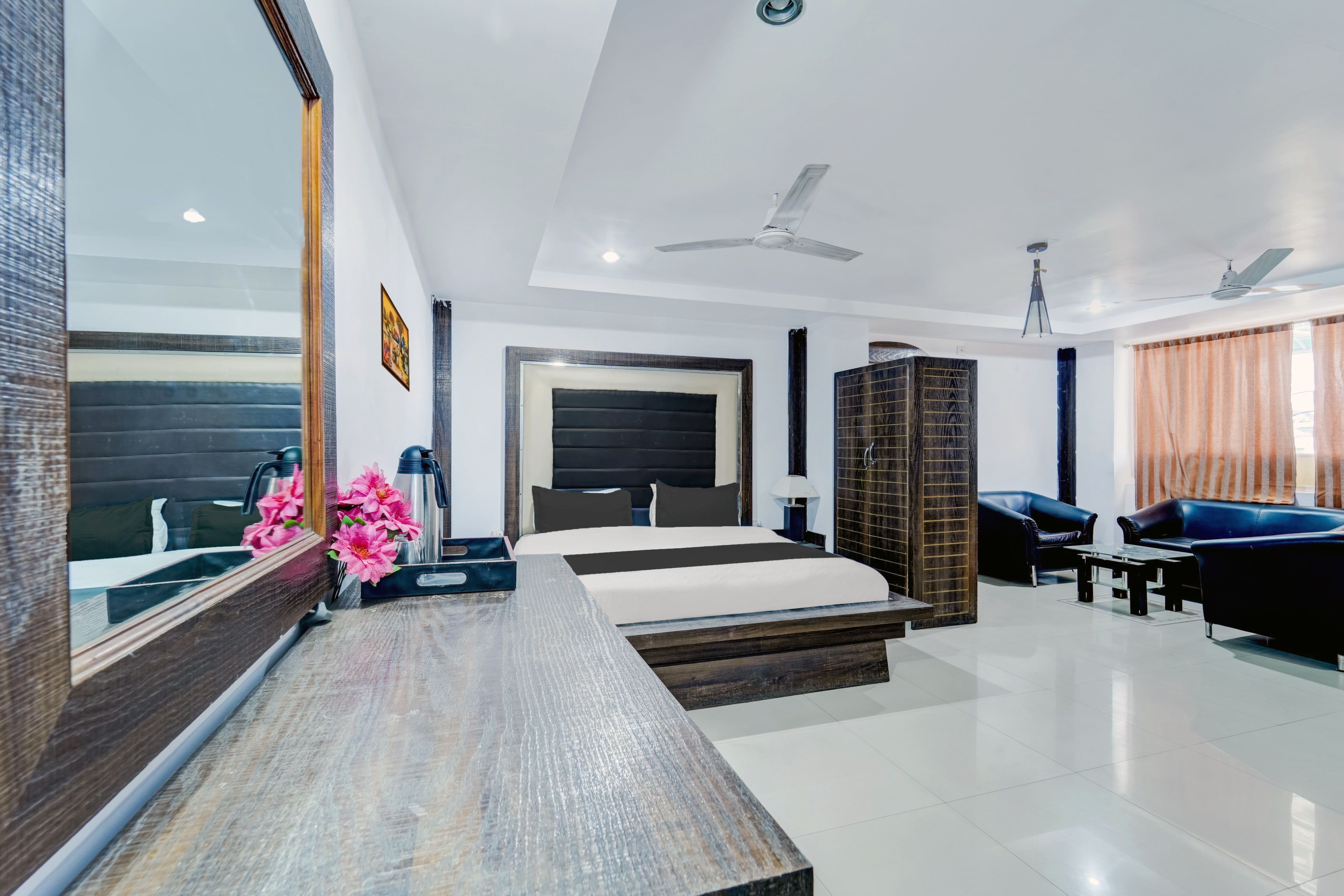 Collection O Rajendra Path Near Railway Station, Collection O Patna ...