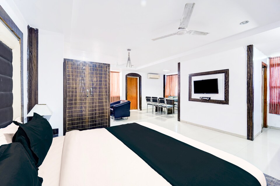 Super Collection O Rajendra Path Near Railway Station, Collection O ...