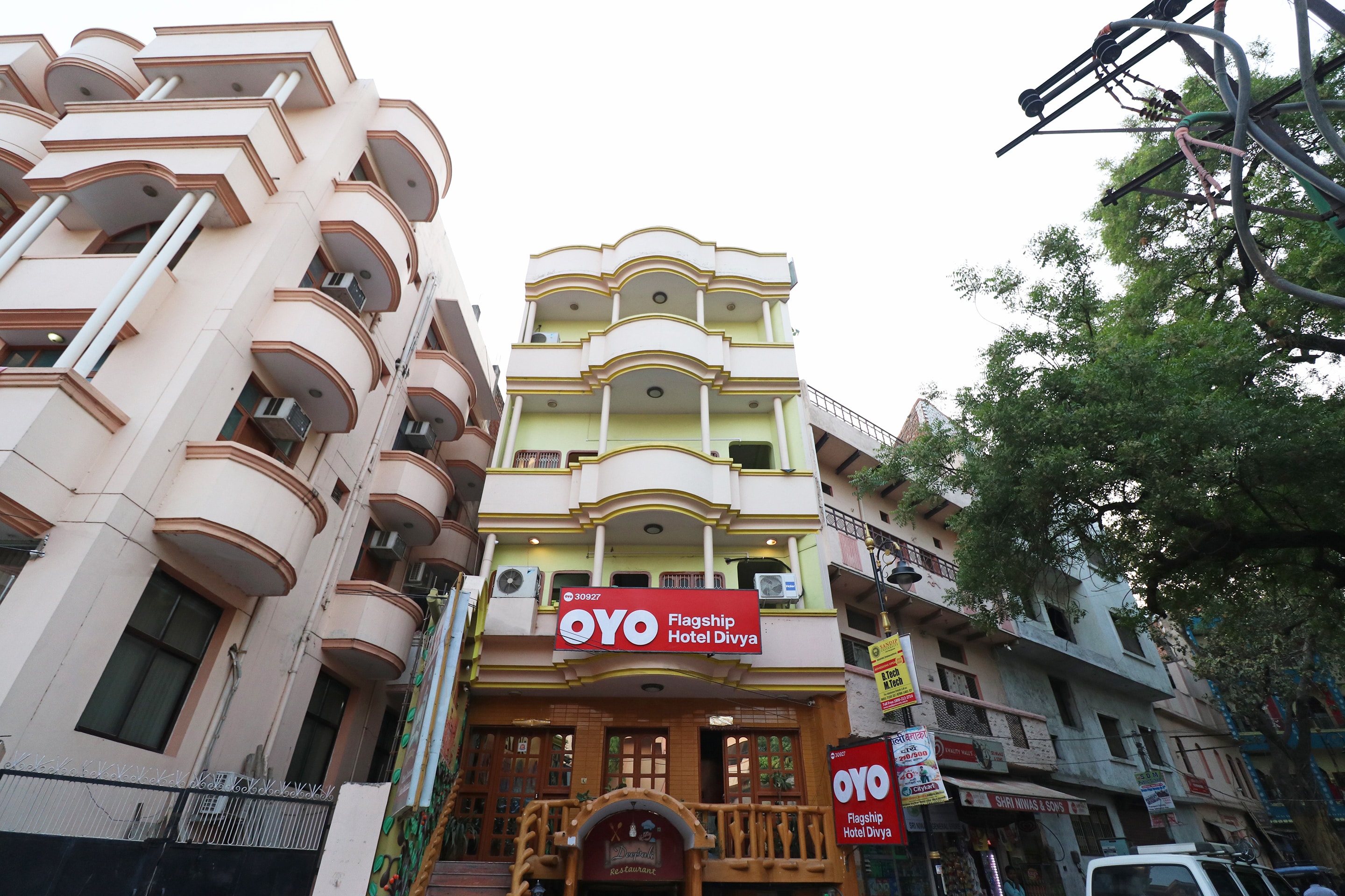 OYO Flagship 30927 Hotel Divya Assi Rd, Flagship Varanasi, Book @ ₹1095 ...