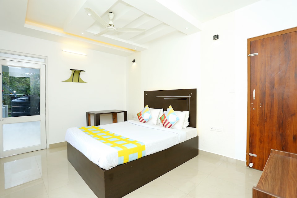 OYO Home 36087 Refreshing Stay, Home Munnar, Book @ ₹1095 - OYO