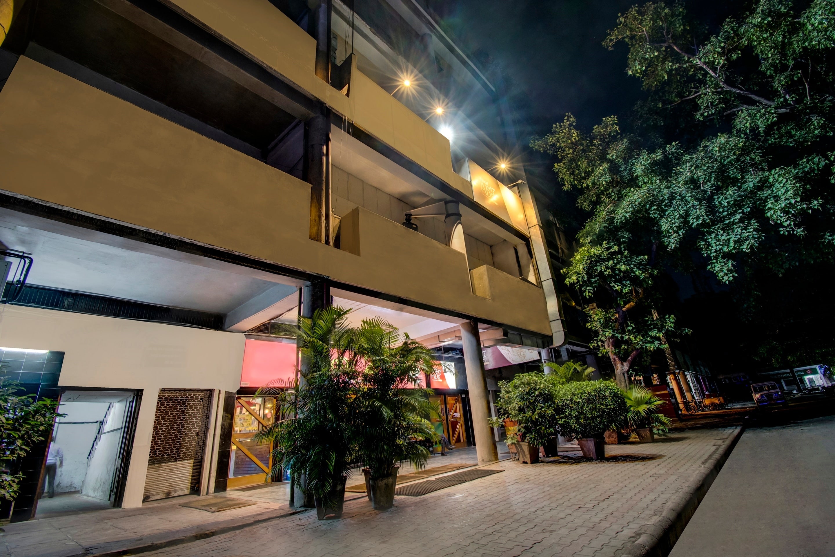 Capital O Hotels in Near Dmr Office, Solan Starting @ ₹2875 - Upto 71% ...