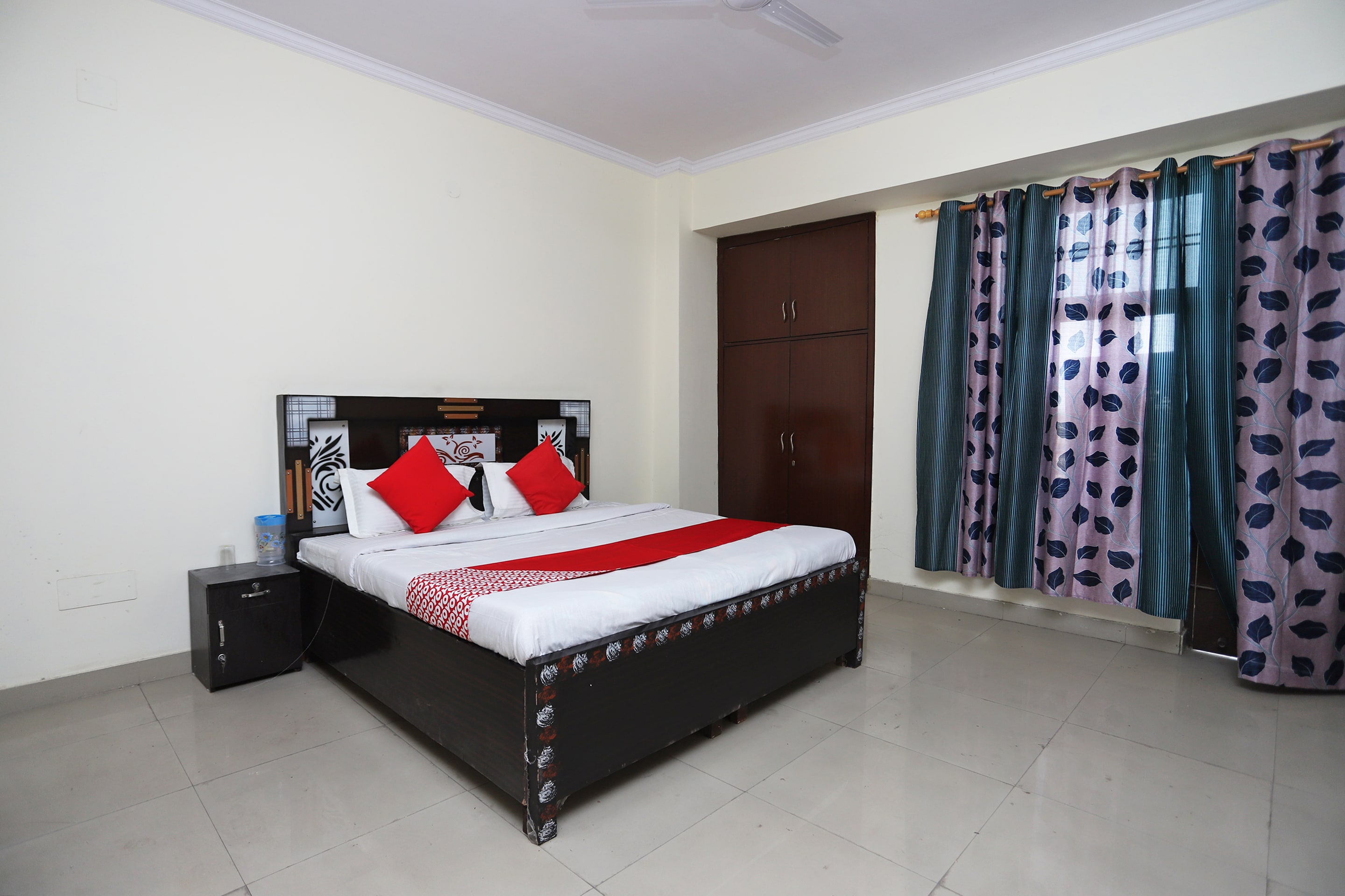 SPOT ON 37899 Hotel Divine, SPOT ON Palwal, Book @ ₹1095 - OYO