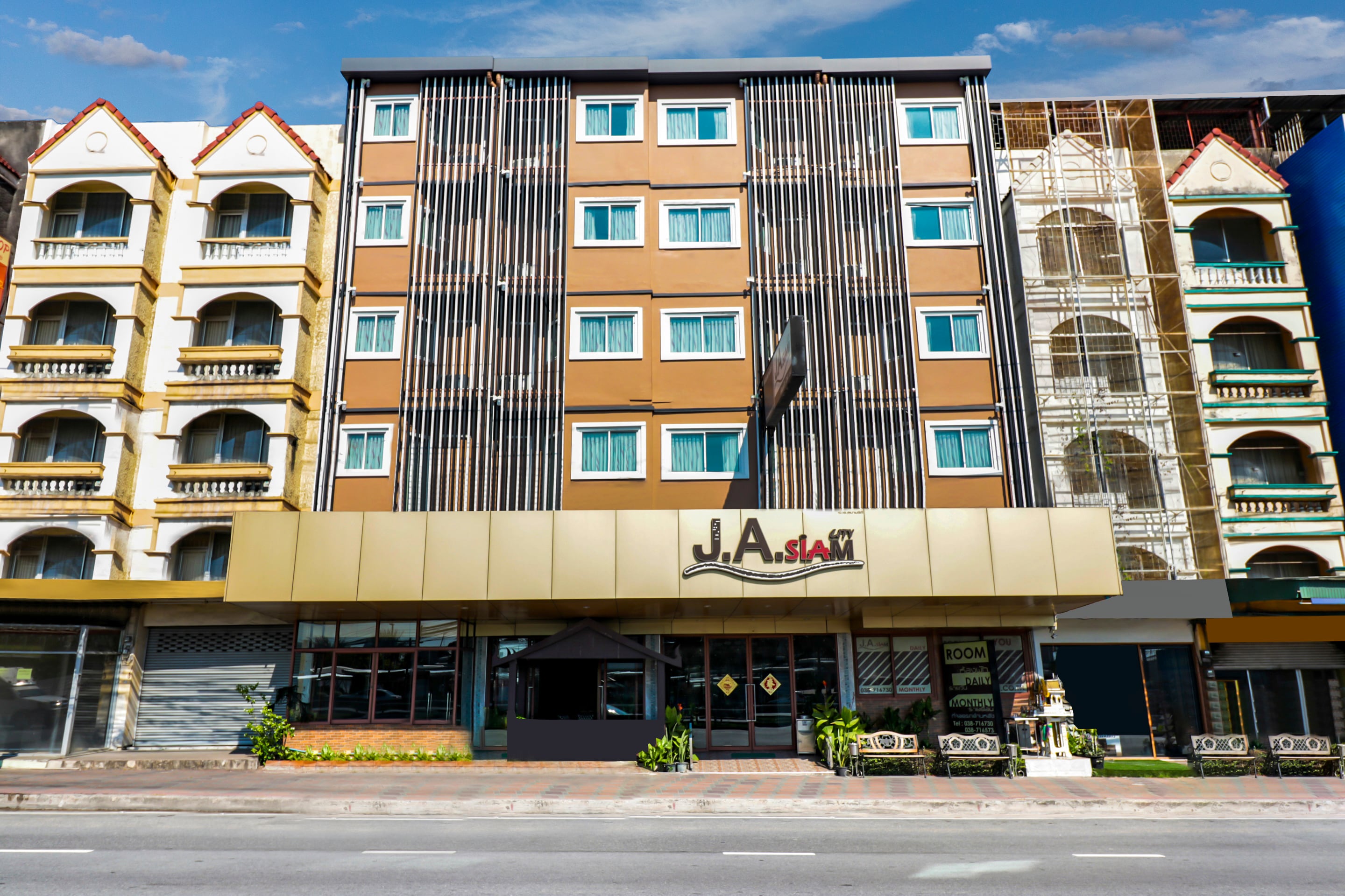 Couple Hotels in The Seasons Pattaya, Pattaya | Couple Friendly Hotel ...