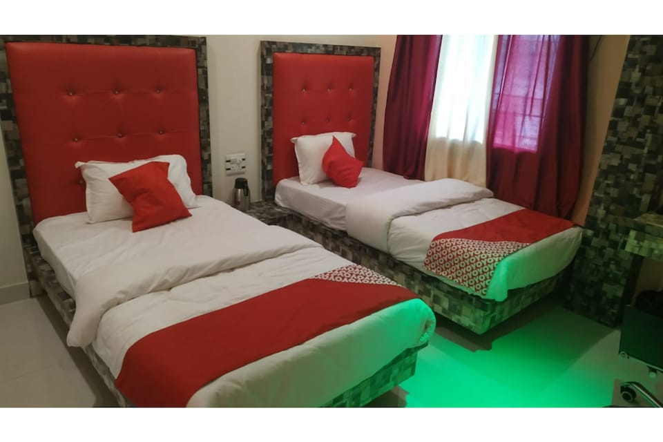OYO 38015 Jb's Lodging, OYO Rooms Duliajan, Book @ ₹1095 - OYO
