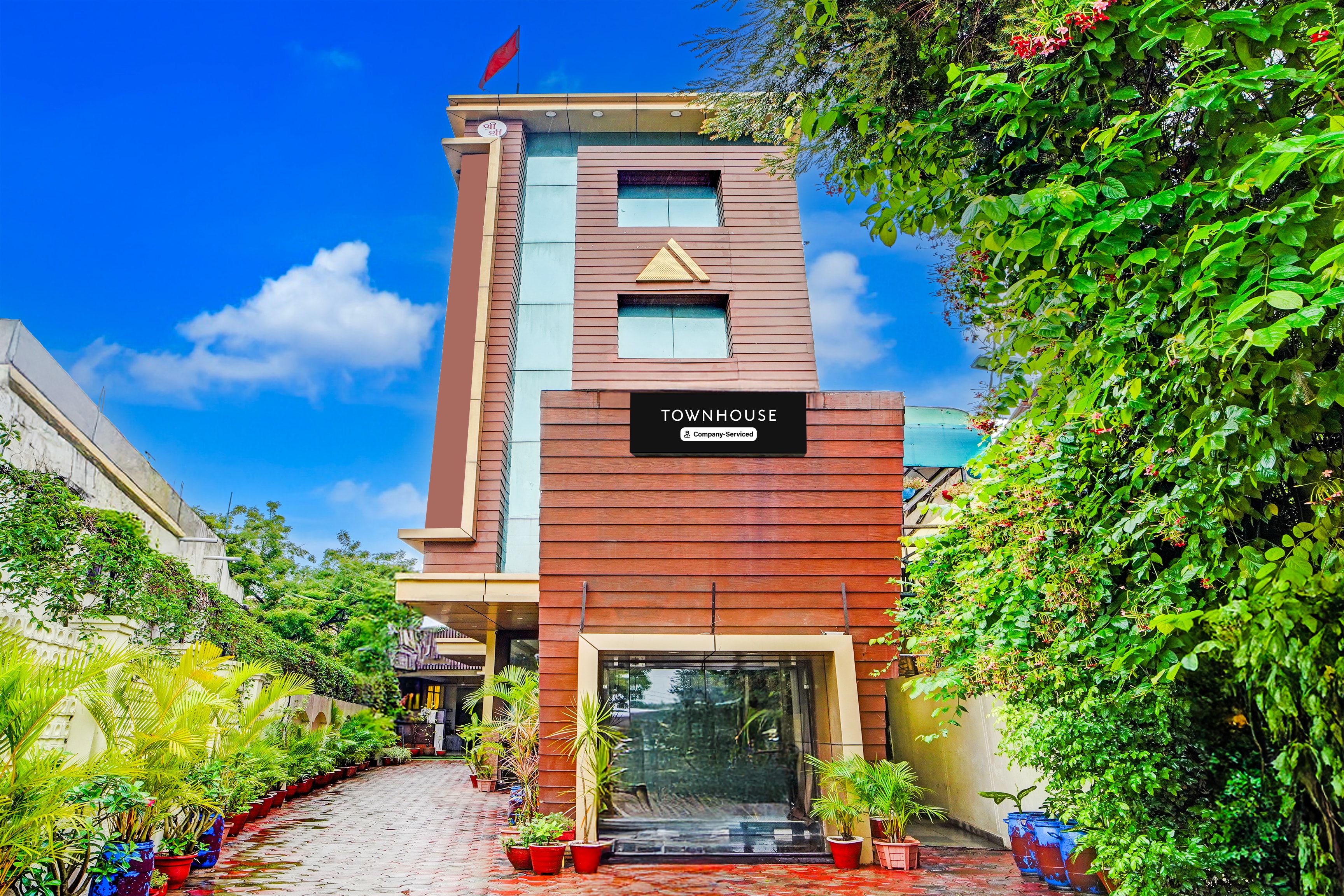 Townhouse Hotels in Civic Centre, Jabalpur Starting @ ₹769 - Upto 80% ...