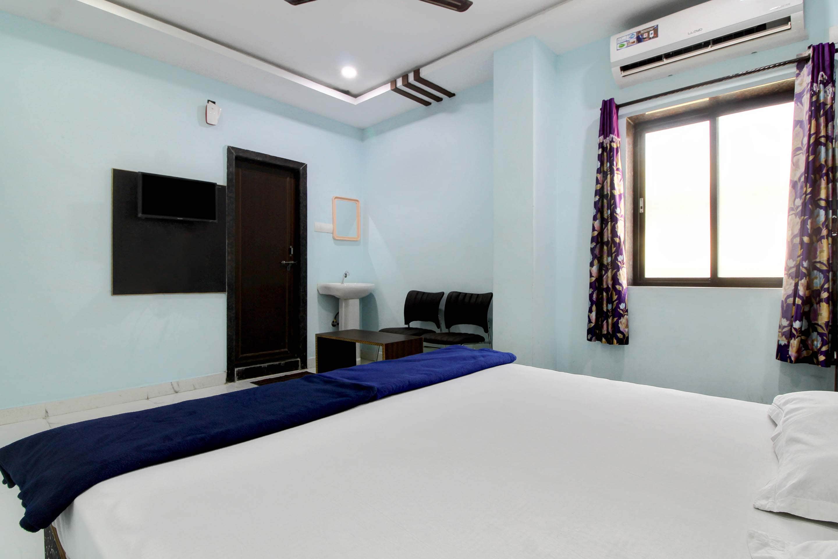 Hotels in Godavarikhani Bus Station, Karimnagar for Local Ids Accepted ...