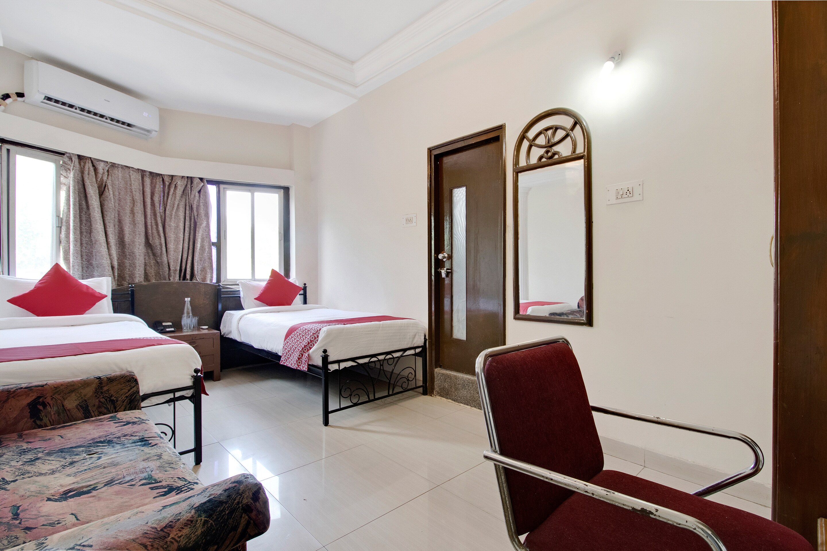 OYO Flagship 40940 Hotel Green City Dhantoli, Flagship Nagpur, Book ...