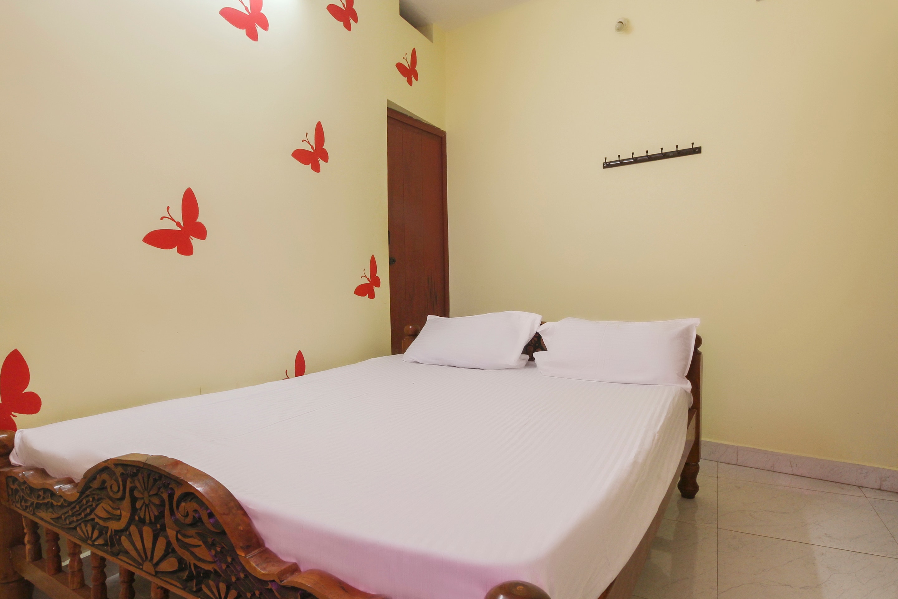 SPOT ON 42969 Royal Residency , SPOT ON Trichy, Book @ ₹1095 - OYO